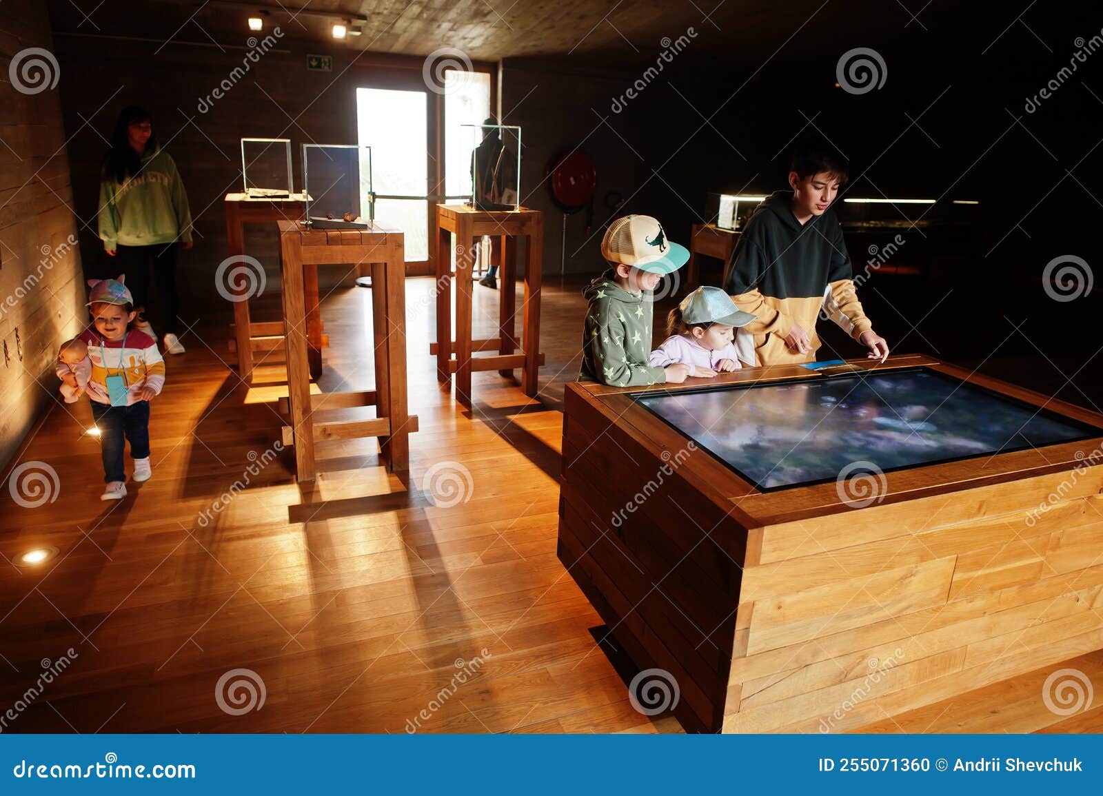 Kids Exploring Virtuality Screen Map in Museum Editorial Image - Image ...