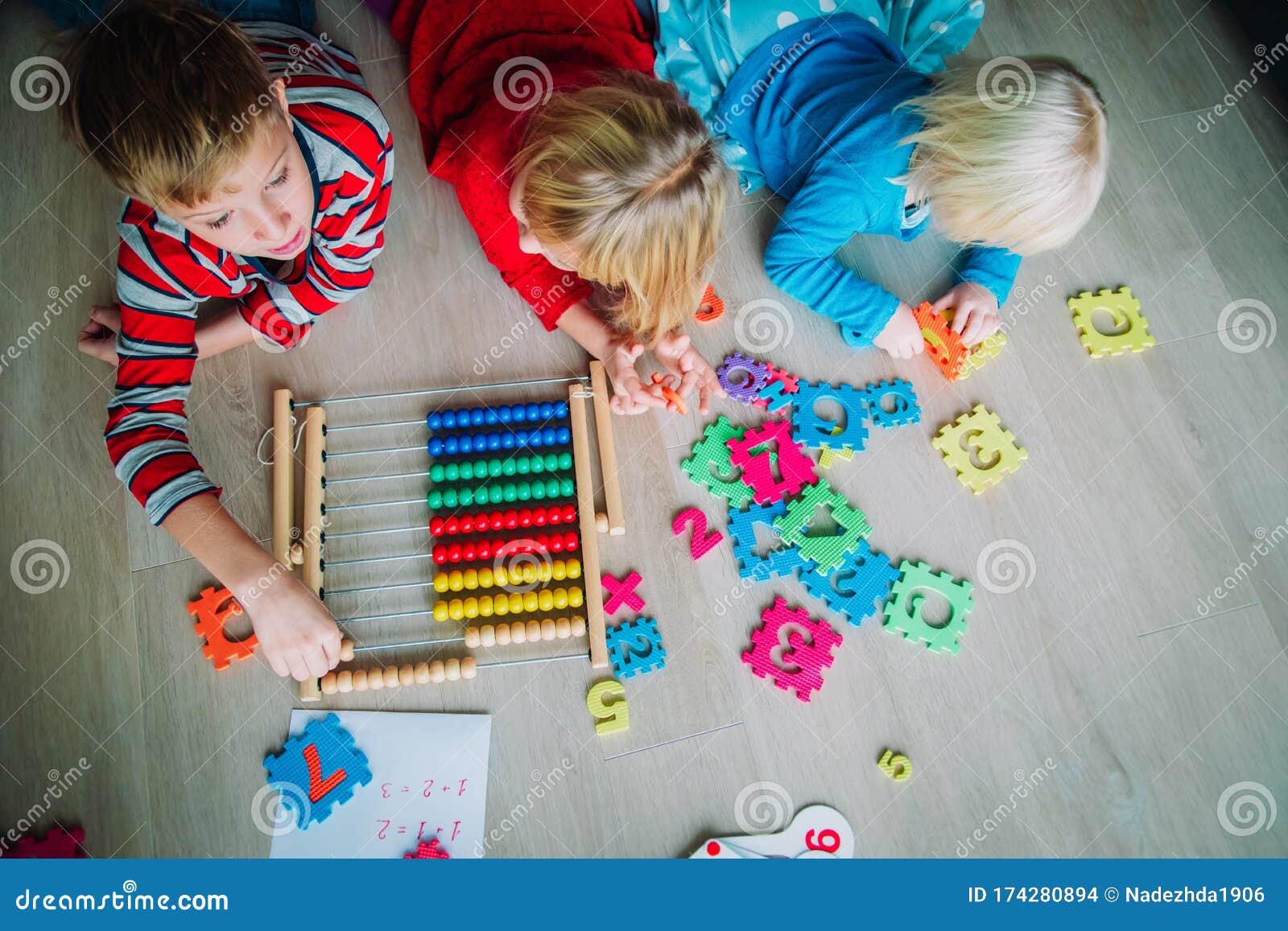 Kids Learning Numbers, Abacus Calculation, Education Concept Stock ...