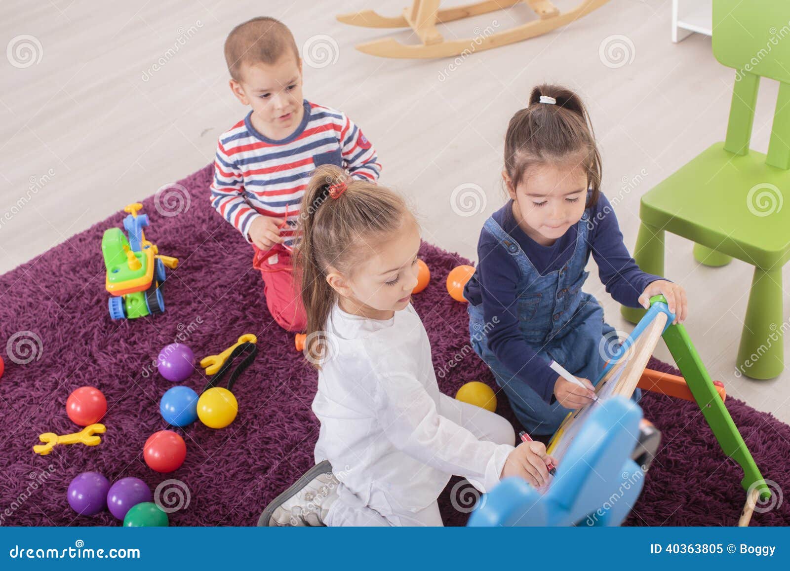 Kids playing in room stock image. Image of draw, infant - 40363805