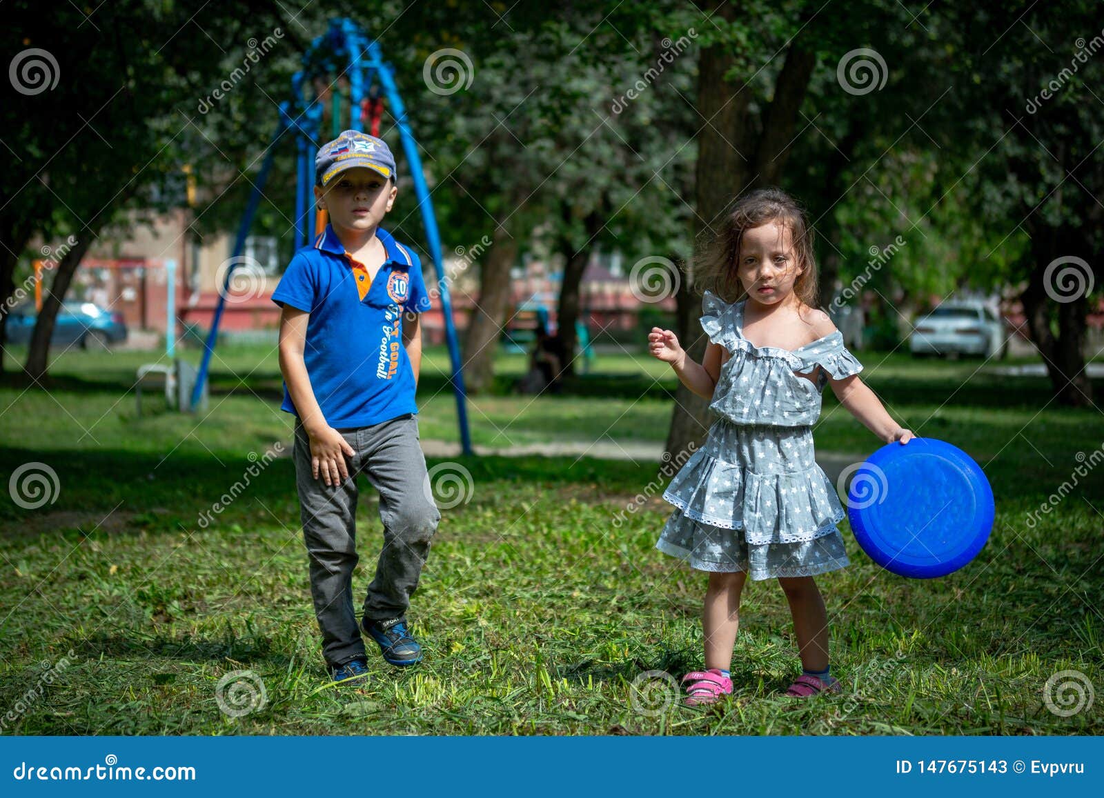 Kids Plays Tossing a Flying Disc Stock Image - Image of game ...