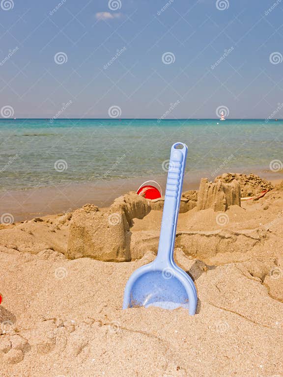 Kids Spade on Idyllic Beach Stock Photo - Image of horizon, concept ...