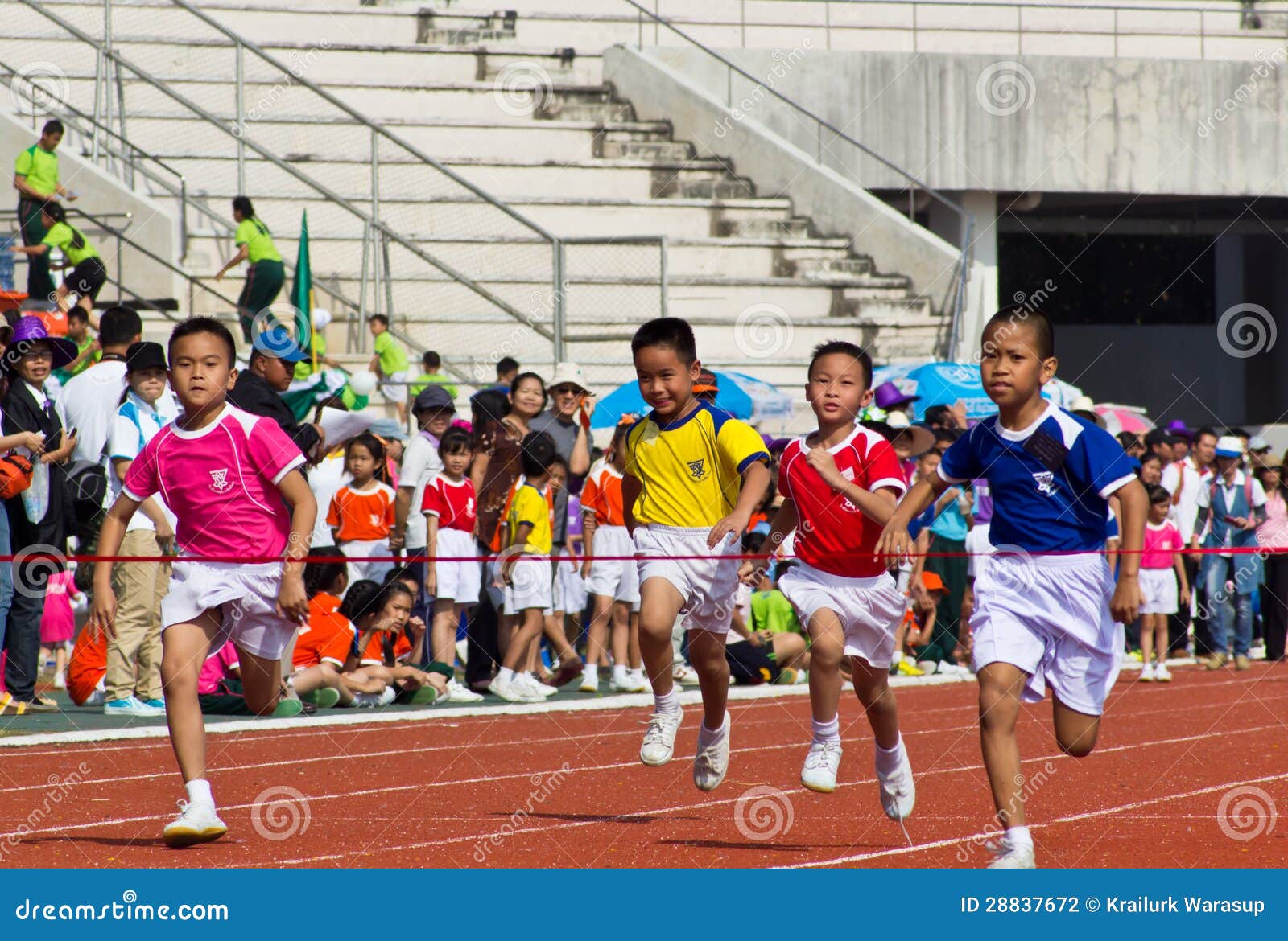Kids Sport Day s Event editorial photography. Image of speed - 28837672