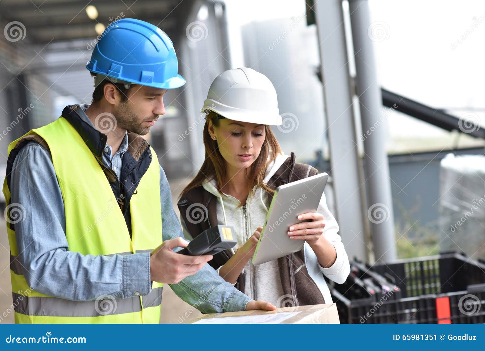 Kierownik Sklepu I Magazynier Obraz Stock - Obraz złożonej z transport ...