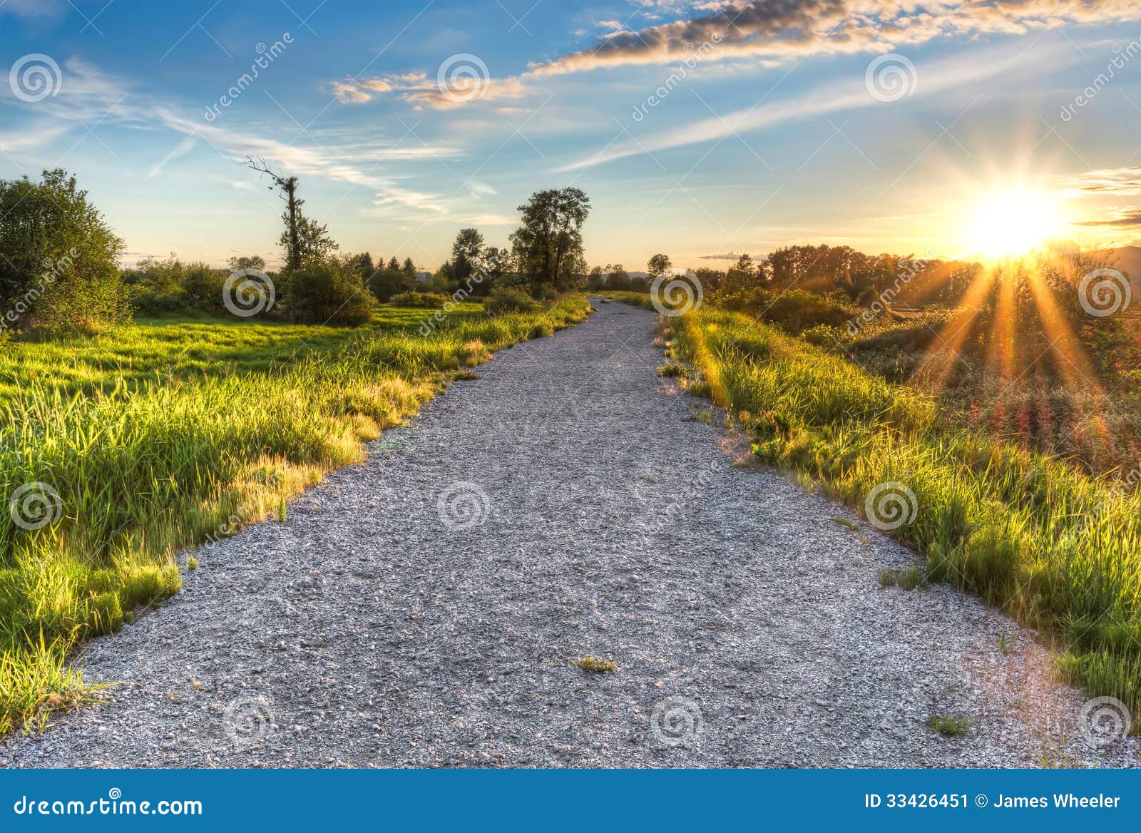Kies-Weg Mit Stern Der Untergehenden Sonne Stockbild - Bild von ...