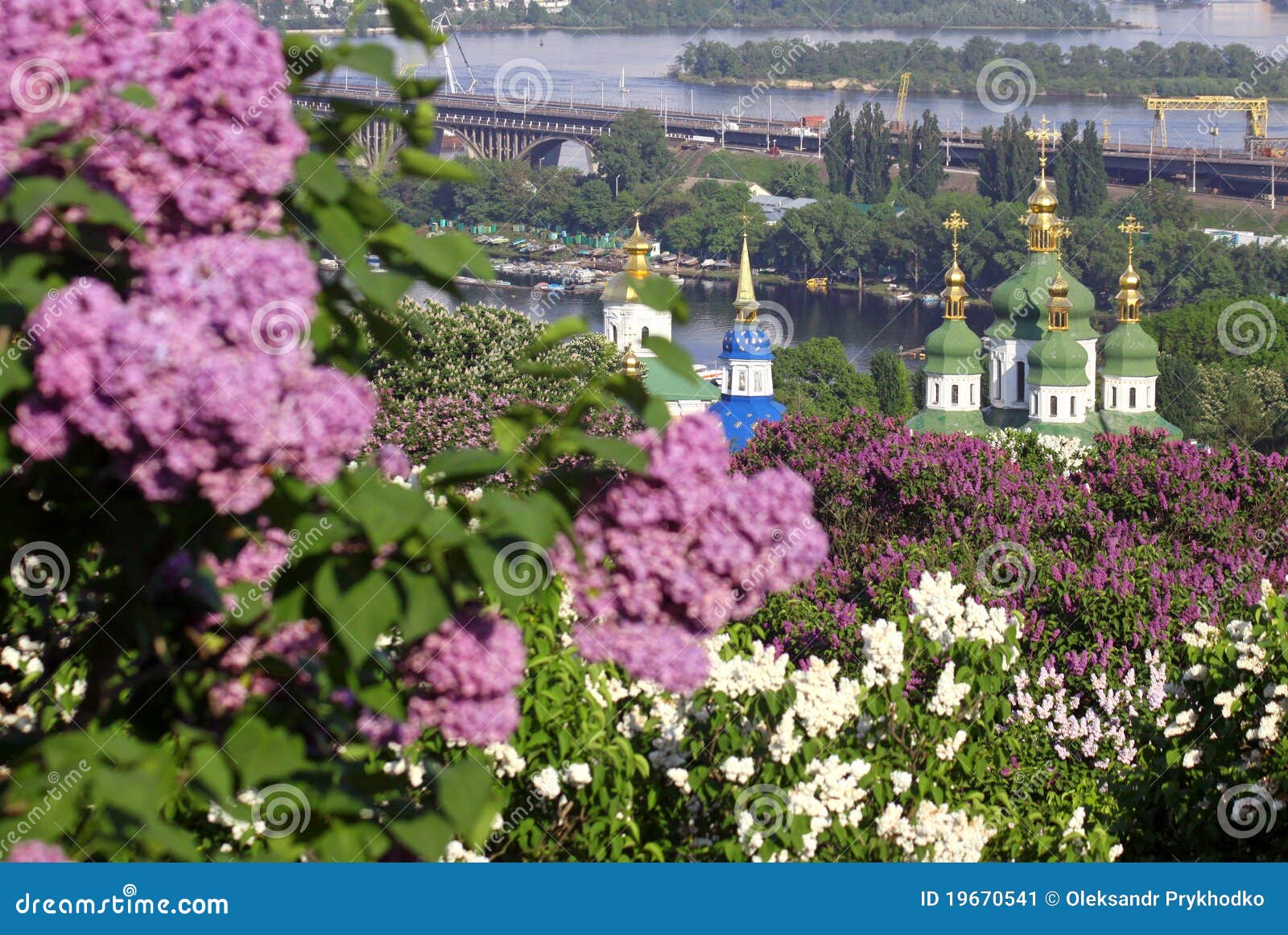 Kiev Botanical Garden in Spring Stock Image - Image of blue, classic ...