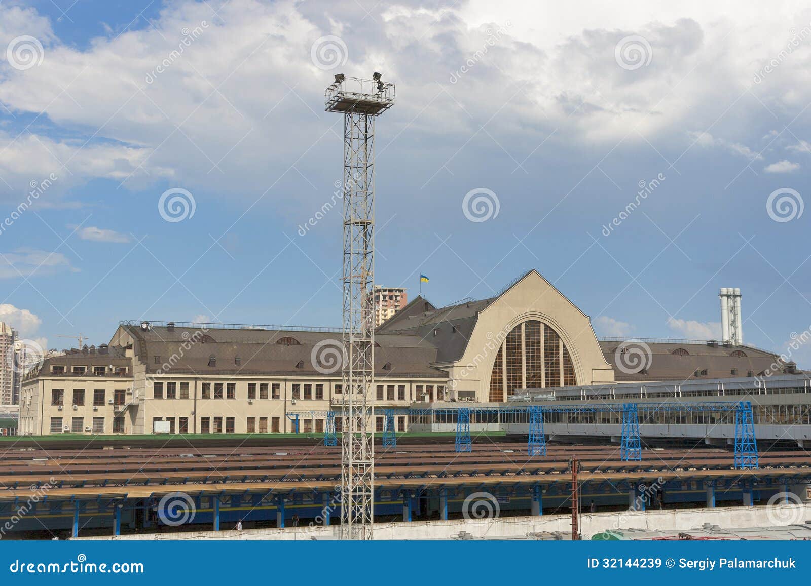 Kiev Central Railroad Station Stock Image - Image of railroad, industry ...