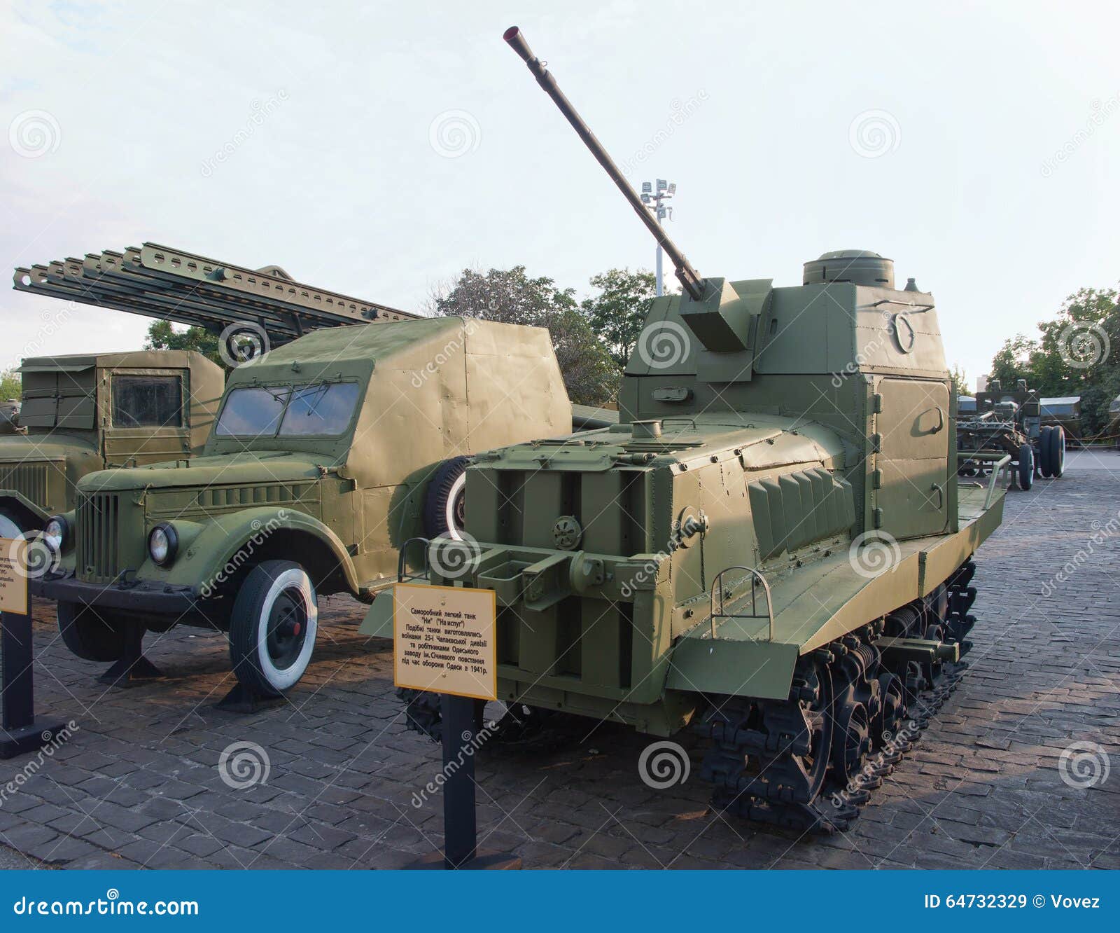 Kiew, Improvisierter Wwii Heller Behälter (gepanzerter Traktor ...