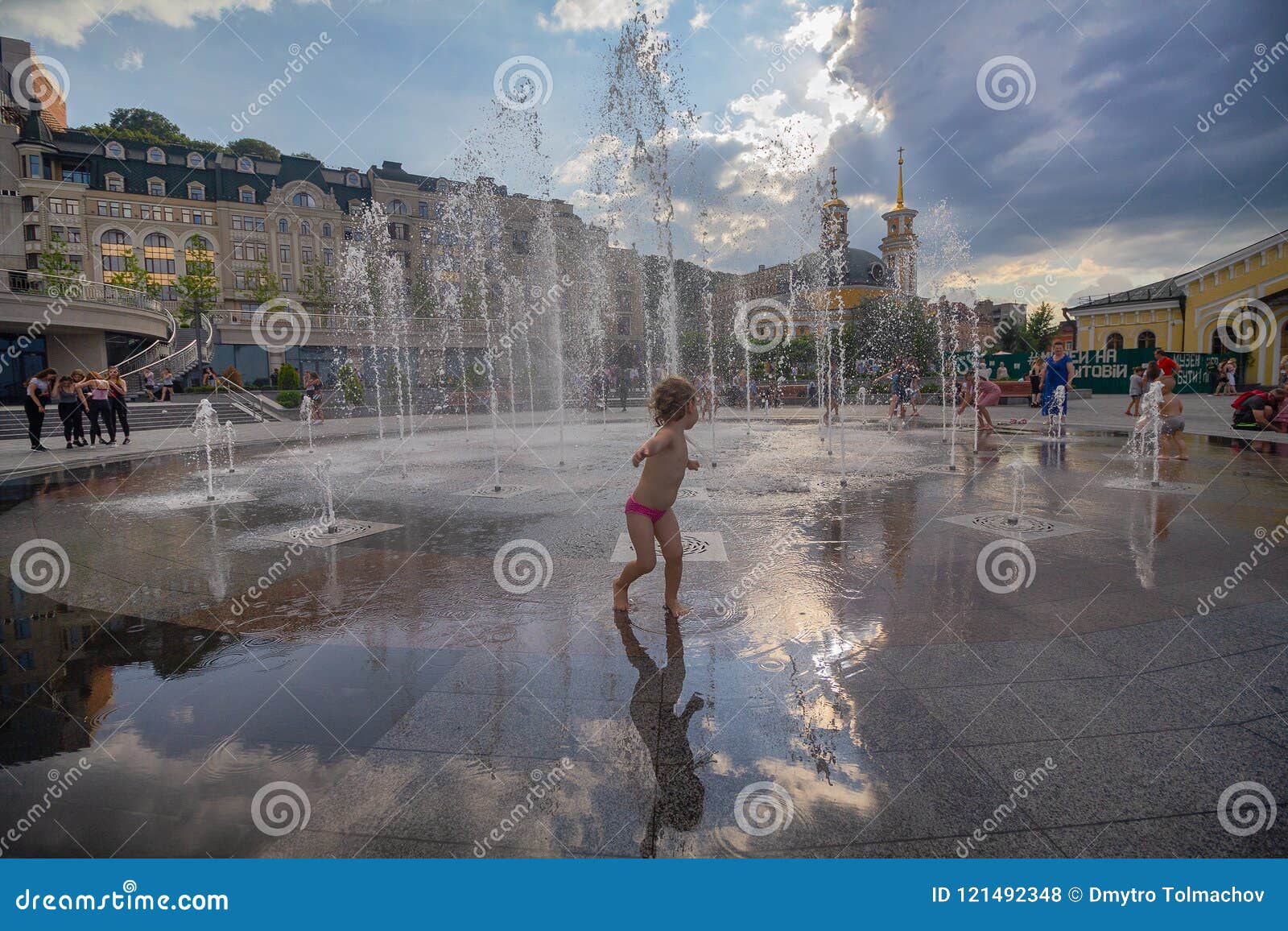Kiew Ukraine 13 Juli 2018 Kinder Baden Im Brunnen Auf Dem Poshtova