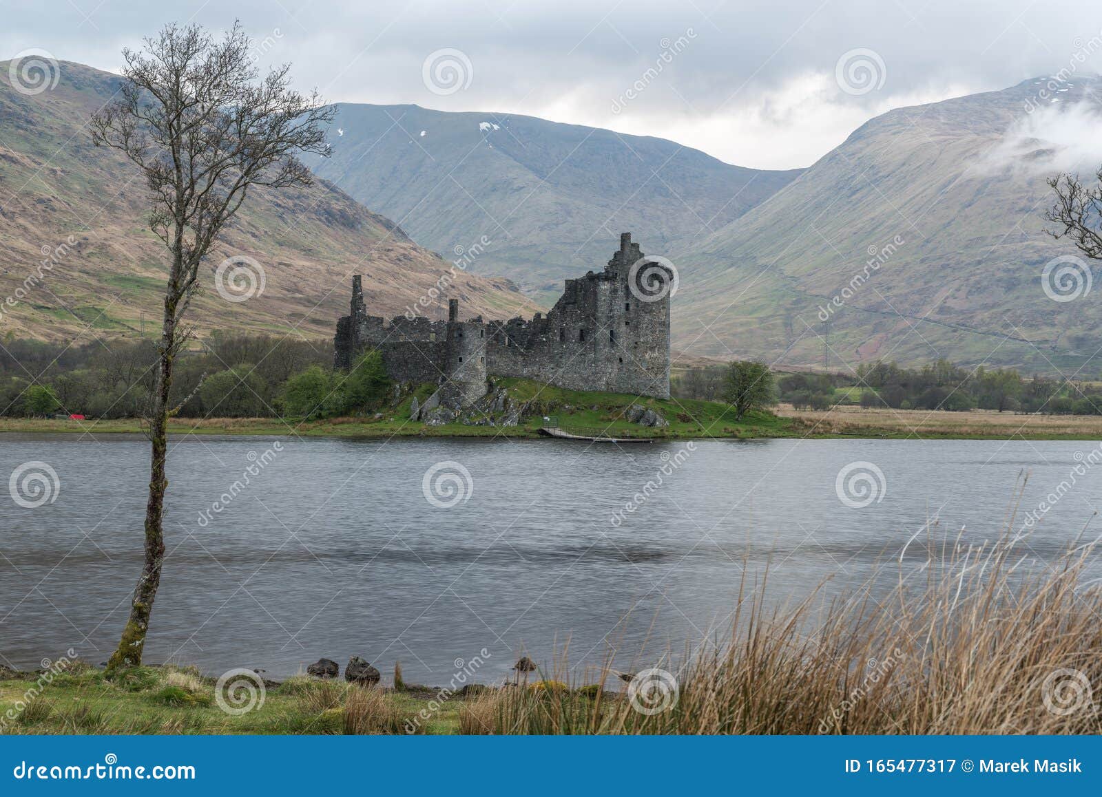 Kilchurn Castle in Scottland Stock Image - Image of stone, history ...