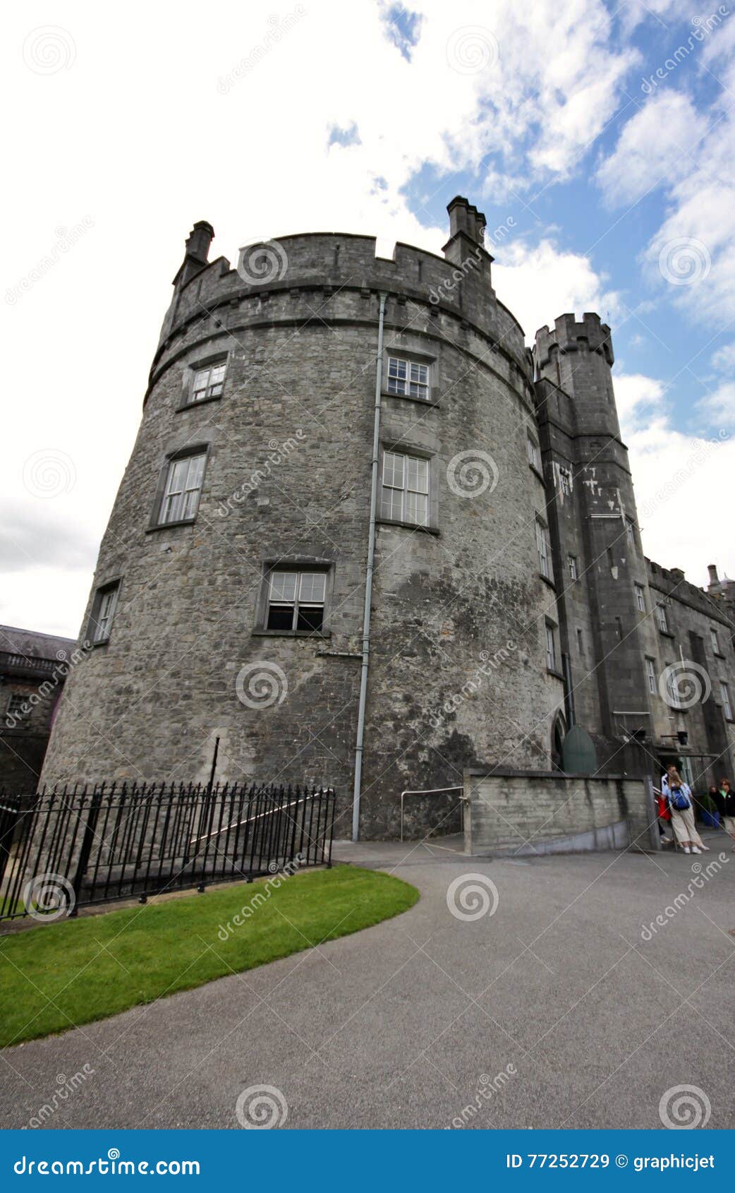 Kilkenny Castle, Ireland editorial stock image. Image of buiding - 77252729