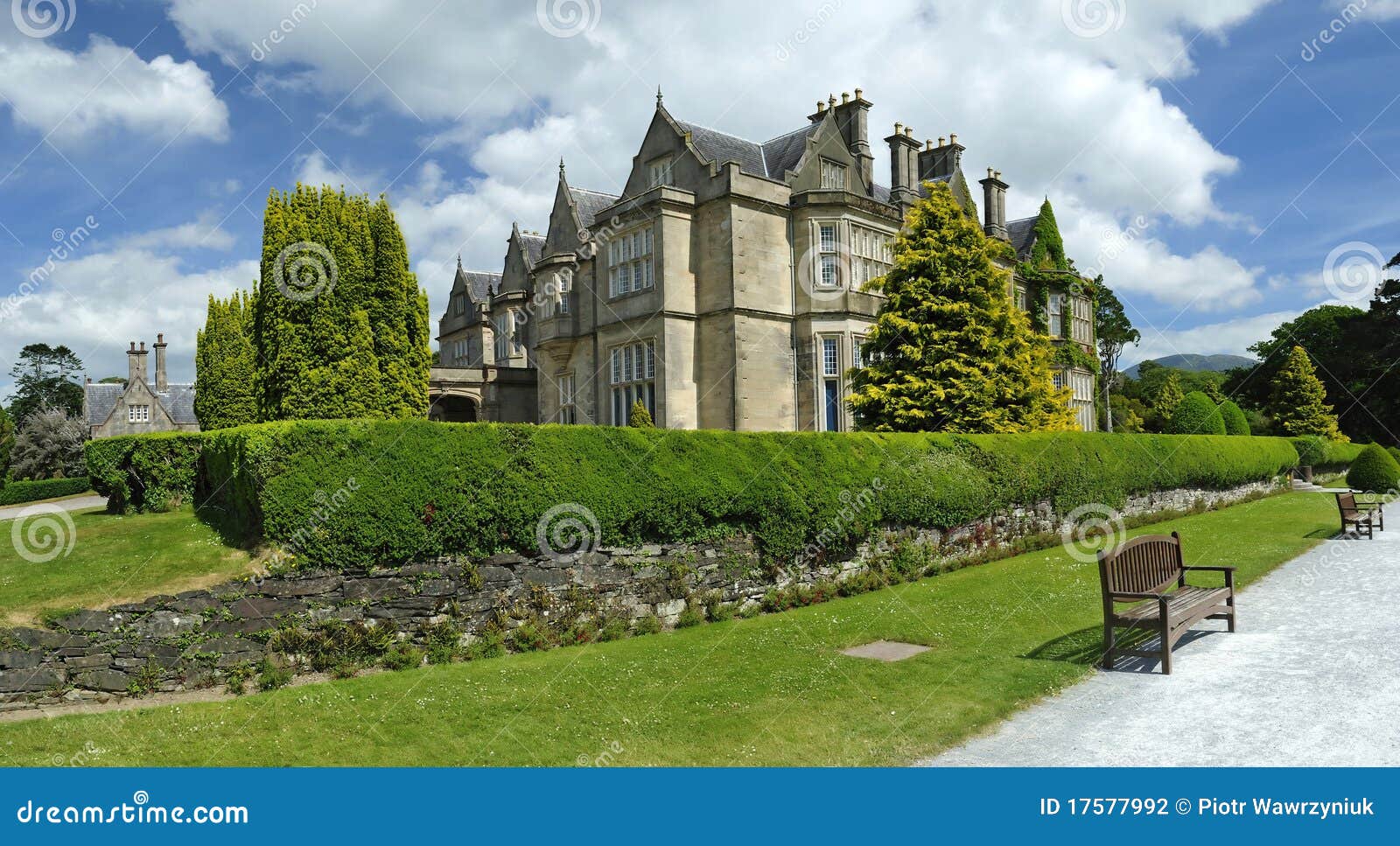 Killarney Castle - Side View Stock Photo - Image of park, middle: 17577992