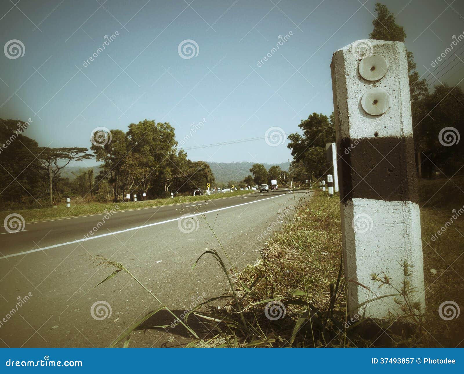 Kilometer stone post stock image. Image of mile, sign - 37493857