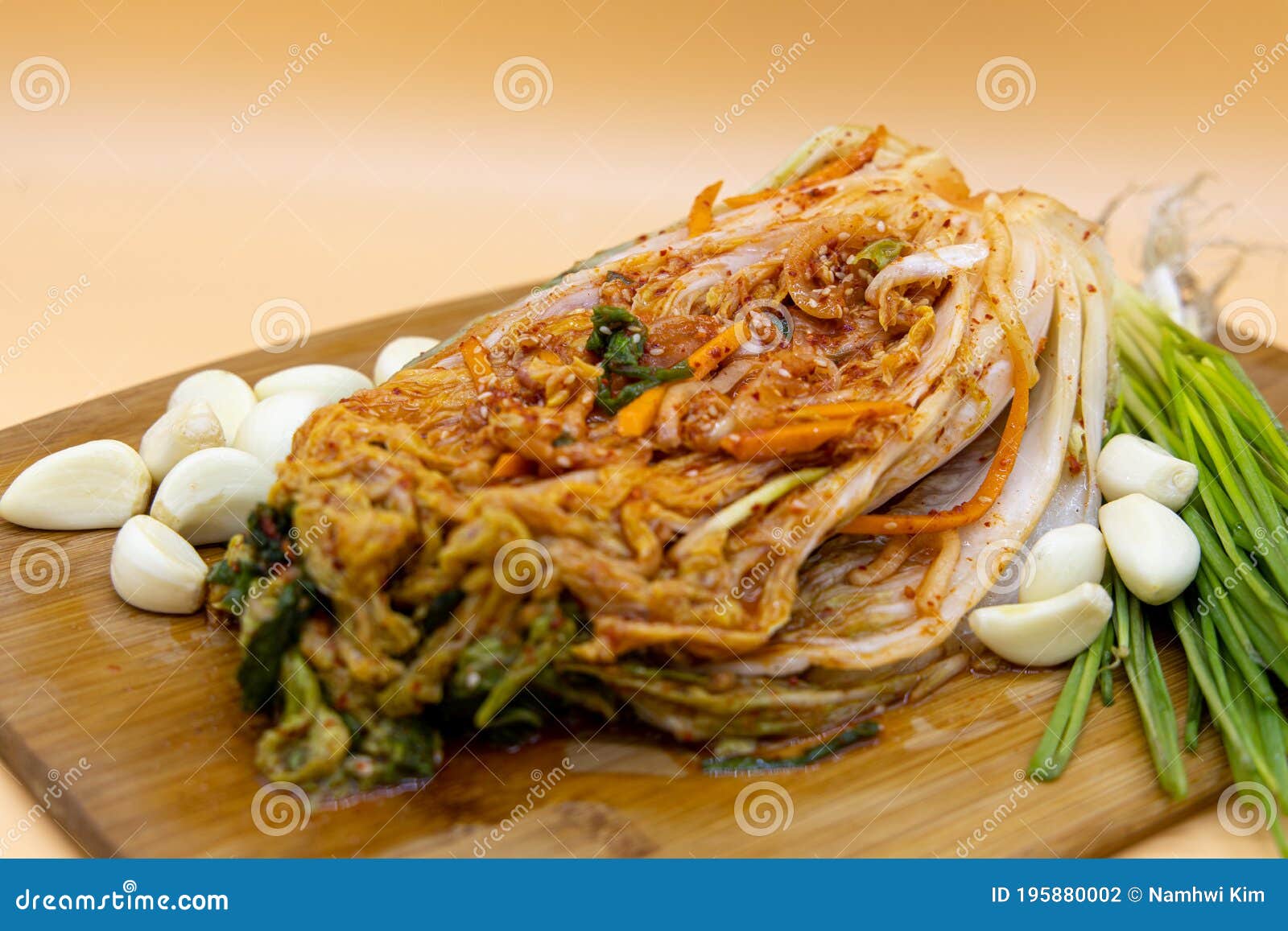 Kimchi Corea Tradicional De Col De Comida Con Ingredientes Foto de ...