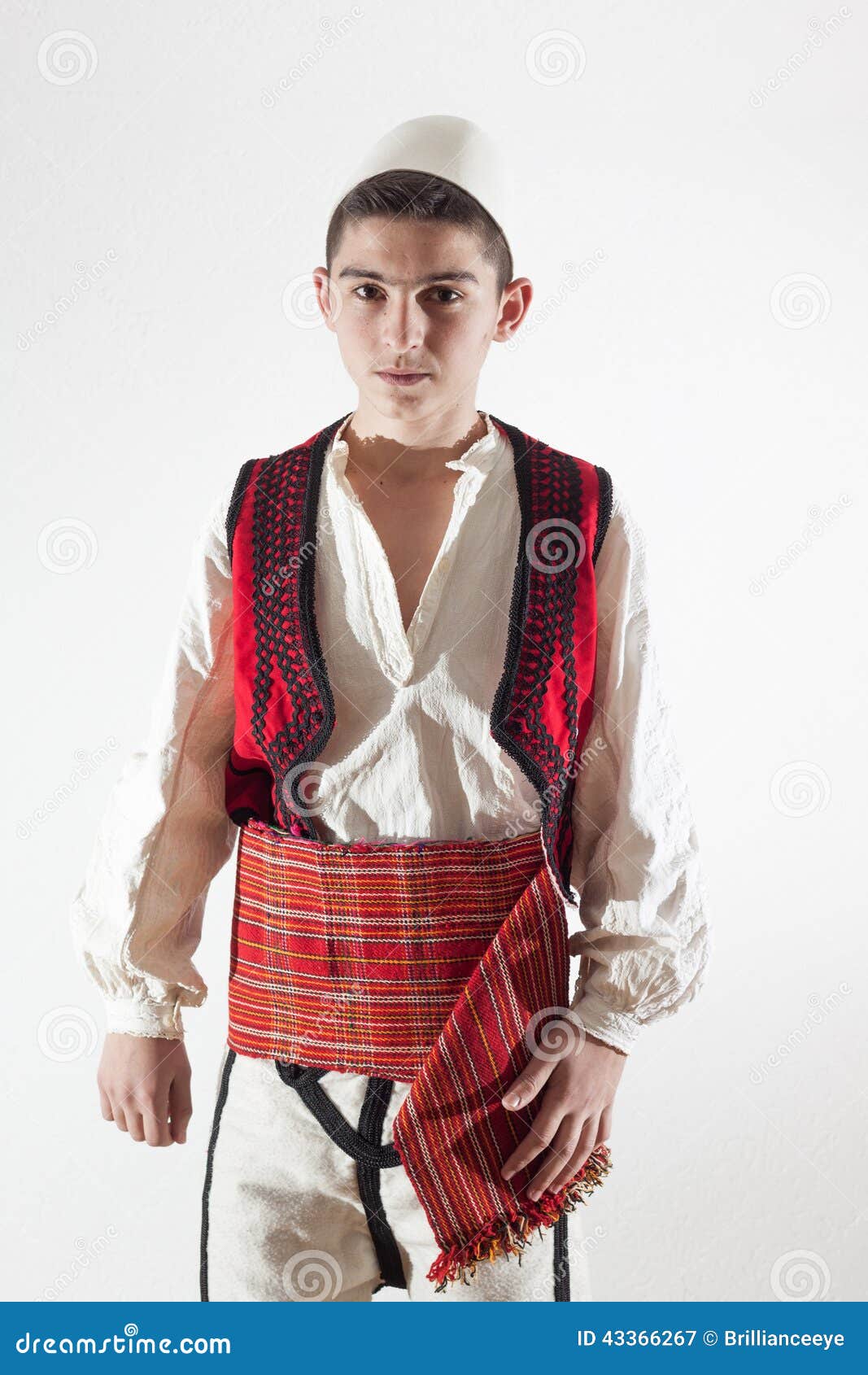 Kind in Albanees Traditioneel Kostuum Stock Afbeelding - Image of vuil ...