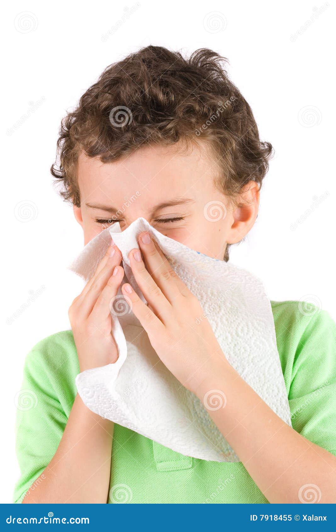 Kind dat zijn neus afveegt stock afbeelding. Image of jongen - 7918455