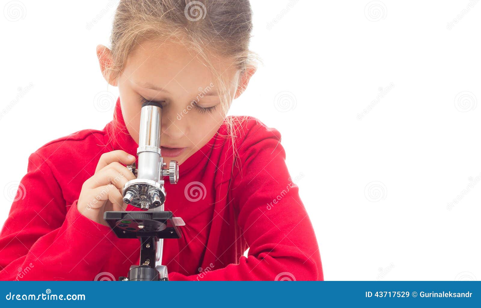 Kind Die Door Een Microscoop Kijken Stock Afbeelding - Image of ...