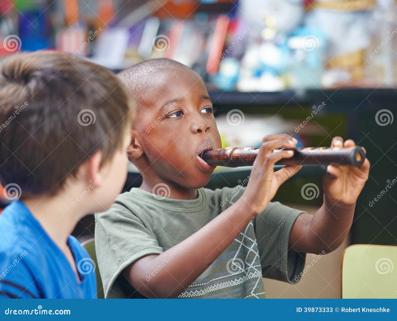 Kind Het Spelen Fluit in Muziekschool Stock Afbeelding - Image of spel ...