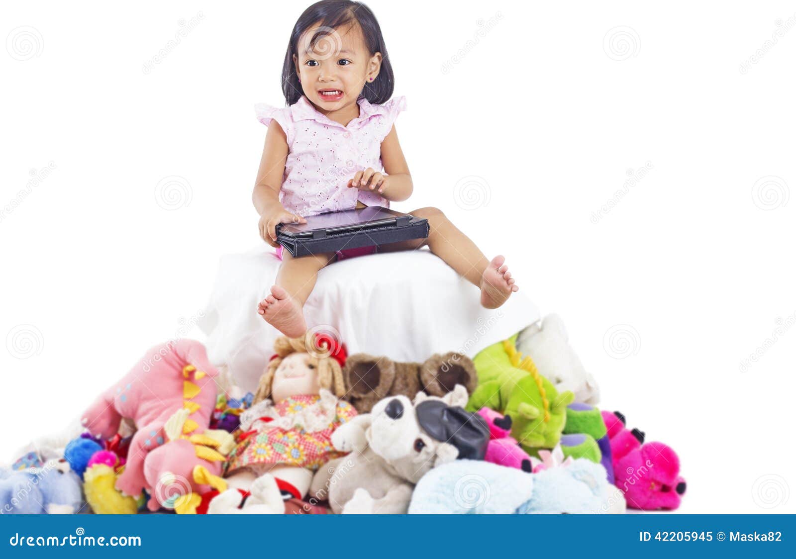 Kind mit Tablet-Computer stockbild. Bild von jung, mädchen - 42205945