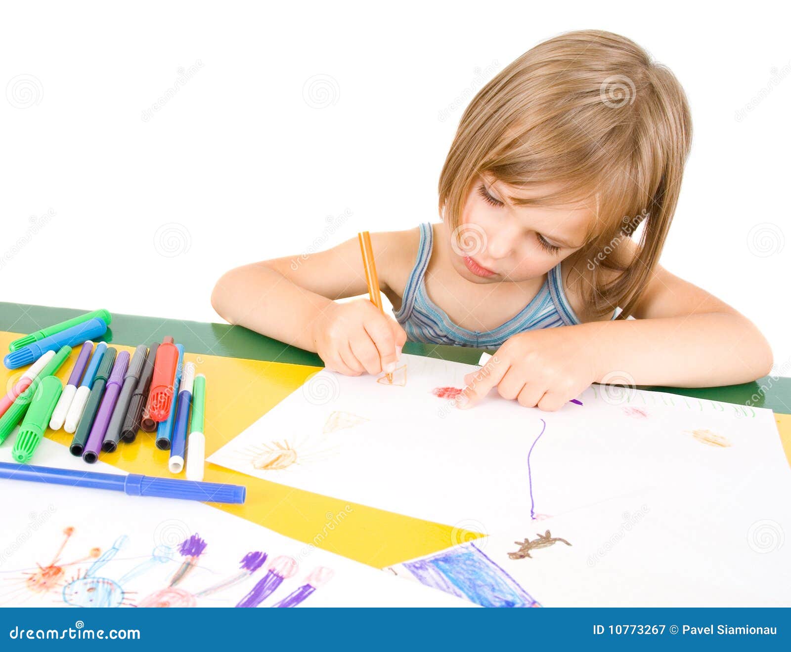 Kind zeichnet stockbild. Bild von zeichnung, mädchen - 10773267