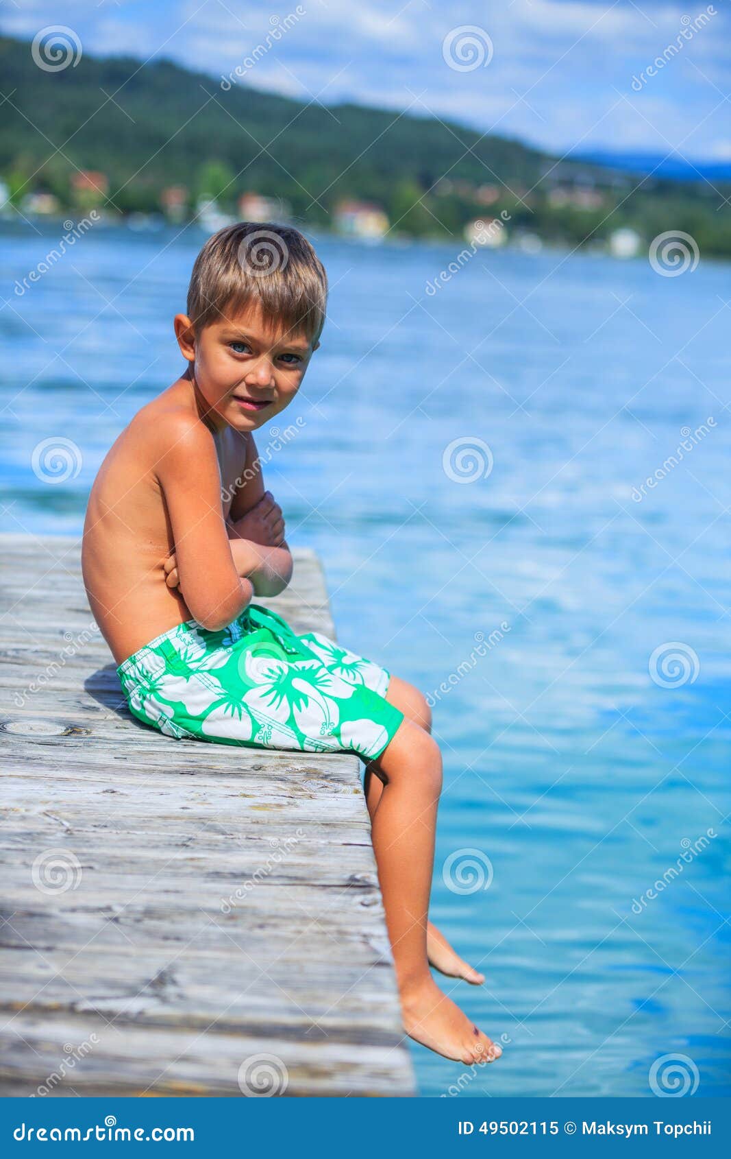 Kinder in dem See stockbild. Bild von schön, teich, seebrücke - 49502115