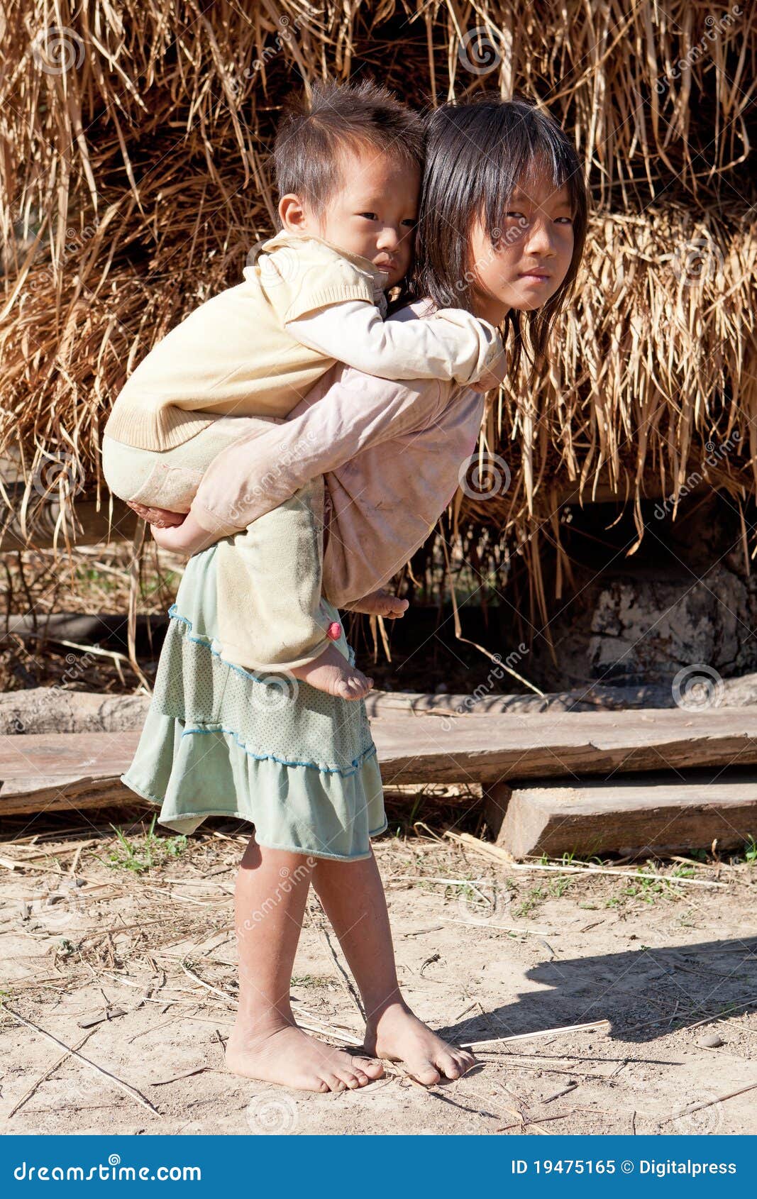 Kinder in der Armut stockbild. Bild von kinder, porträt - 19475165