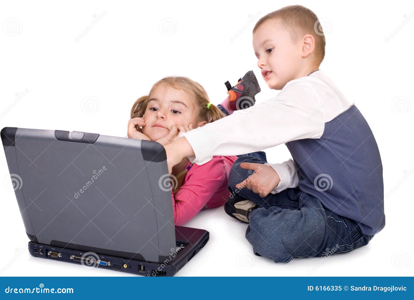 Kinder, Die am Computer Erlernen Stockbild - Bild von vortraining, kind ...