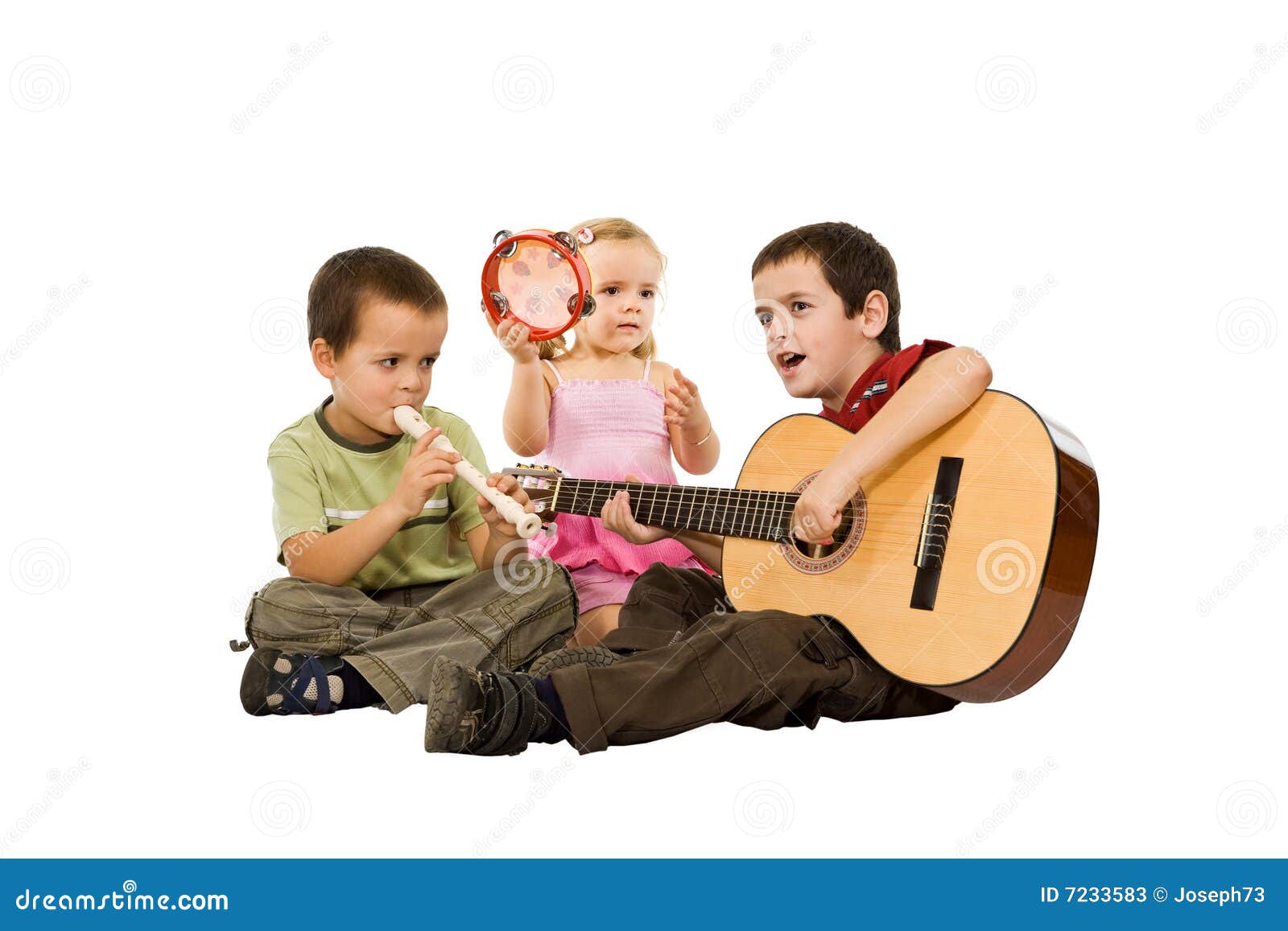 Kinder, Die Mit Instrumenten Spielen Stockbild - Bild von mädchen ...