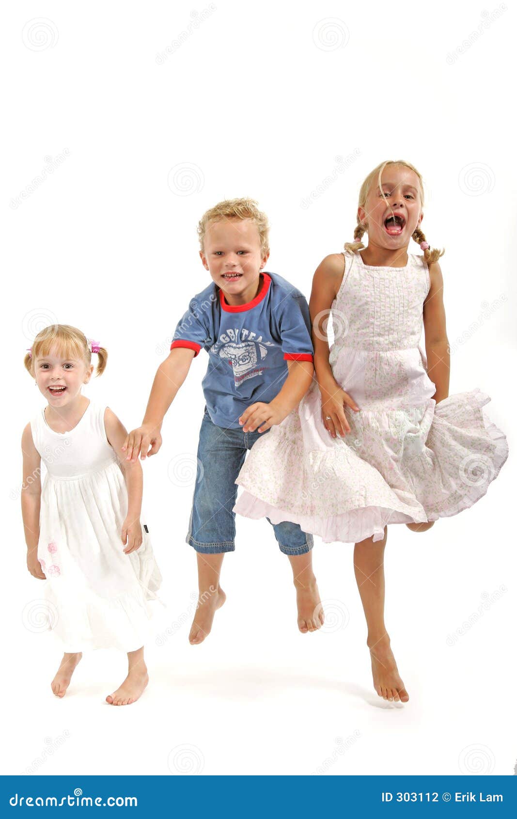 Kinder, die Spaß haben stockfoto. Bild von mann, ausdrücke - 303112