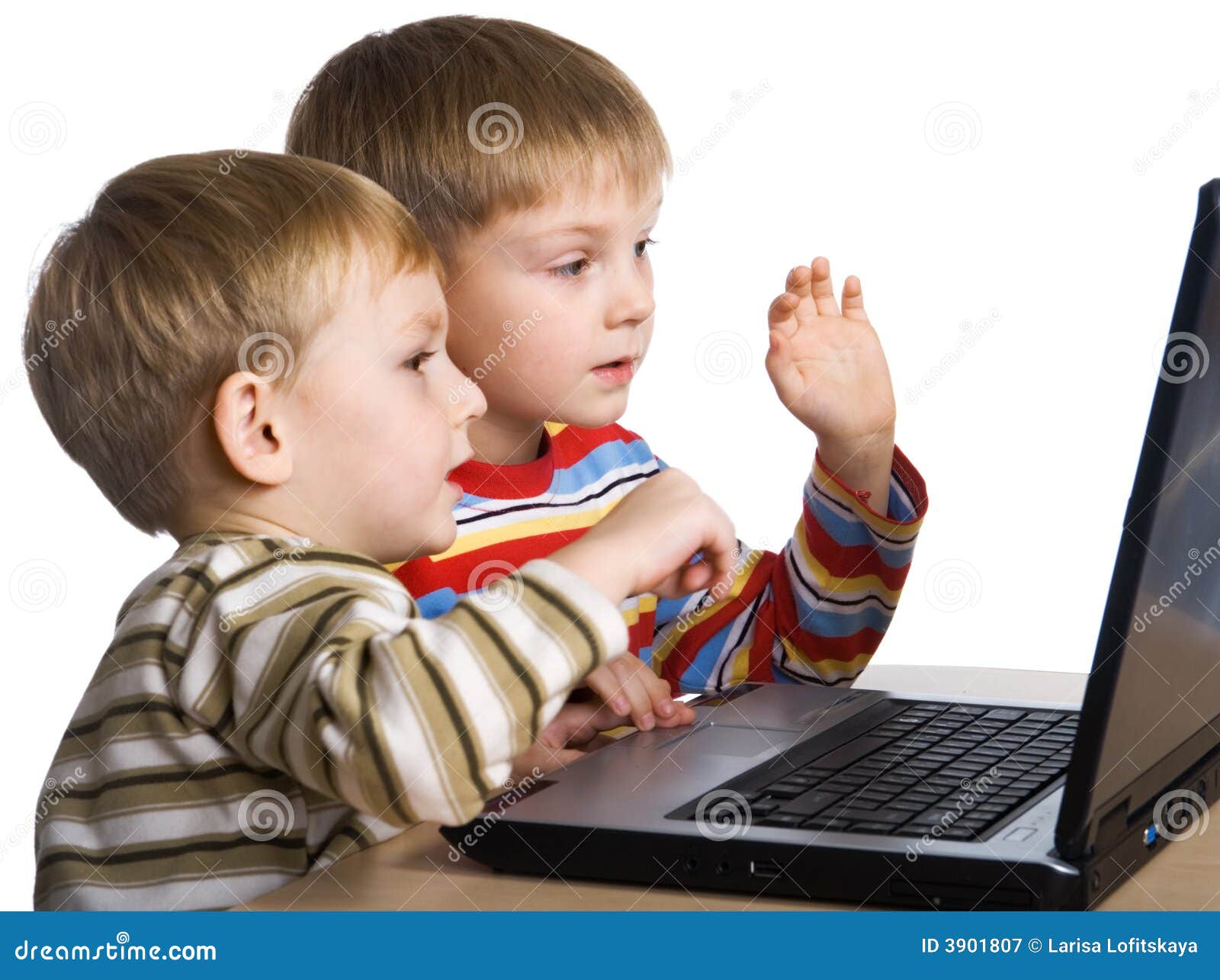Kinder mit einem Laptop stockbild. Bild von leute, ältestes - 3901807