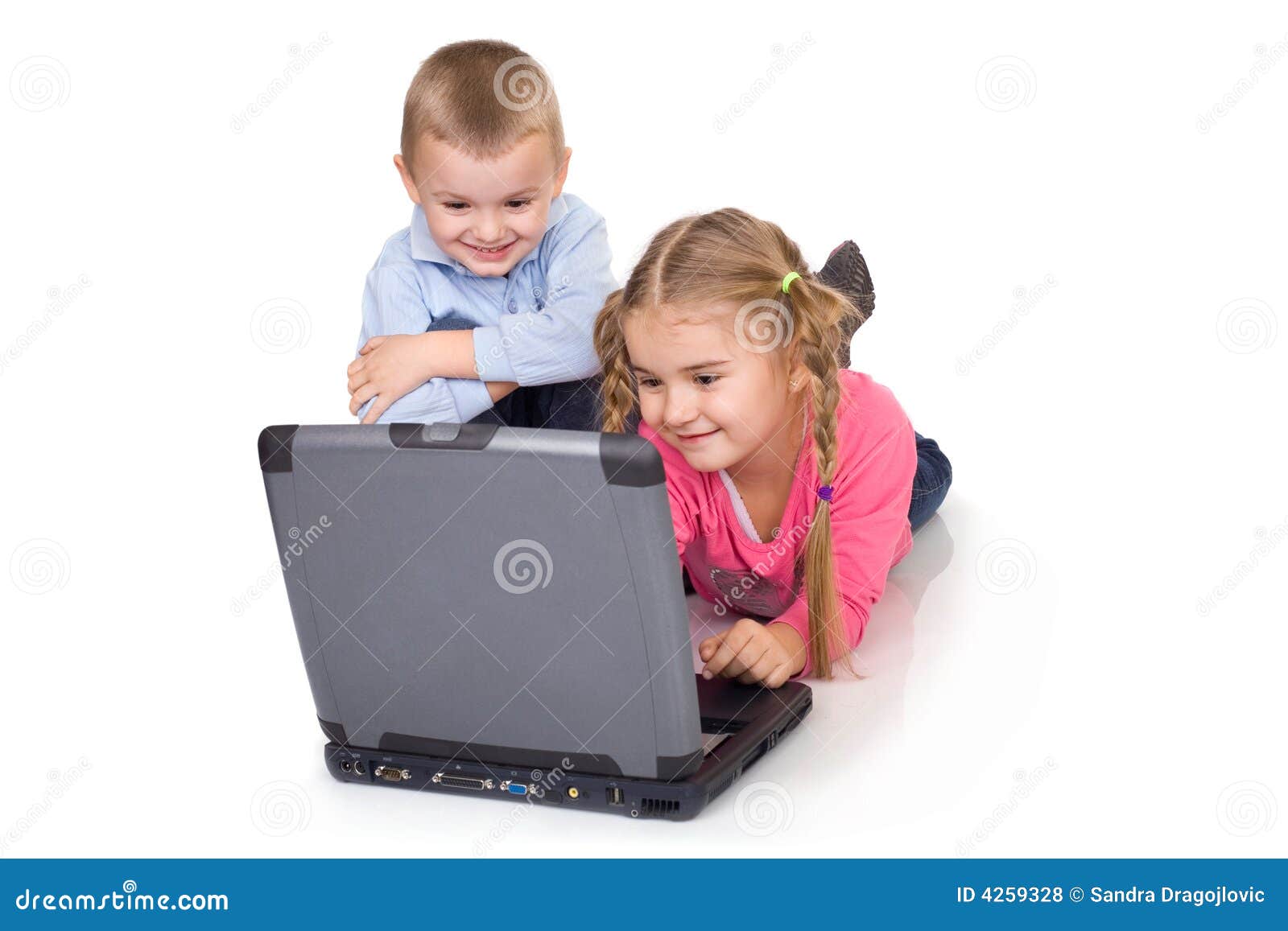 Kinder und Computer stockfoto. Bild von ausbildung, mädchen - 4259328