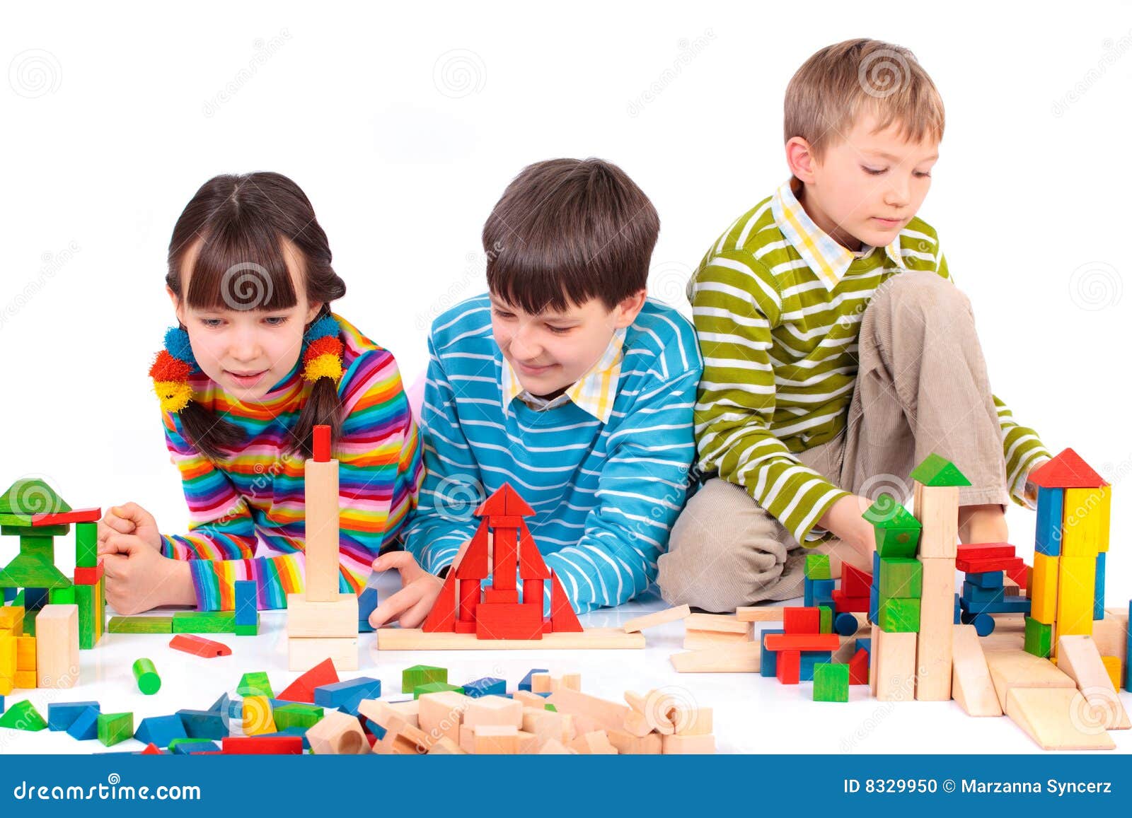 Kinderen Die Met Blokken Spelen Stock Foto - Image of zuster, mannetje ...