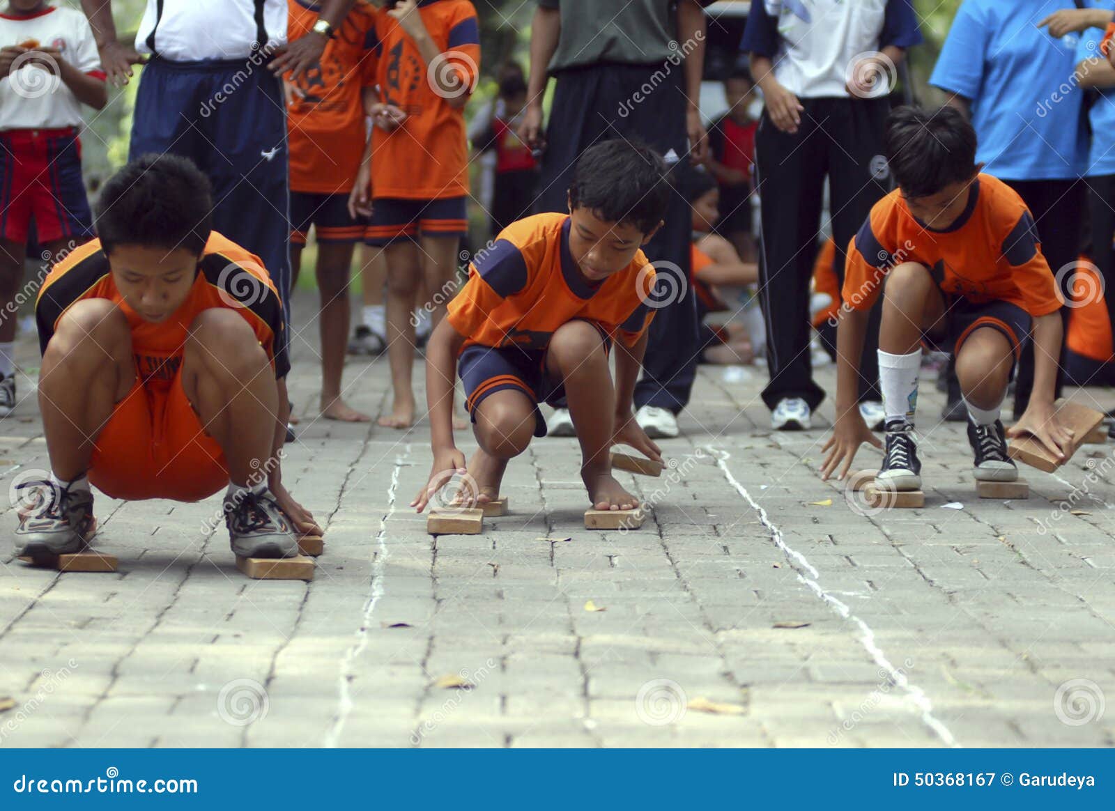 KINDEREN VAN DE BEVOLKING VAN INDONESIË Redactionele Fotografie - Image ...