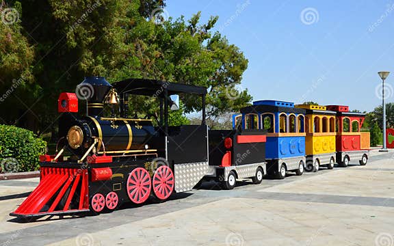 Kinderzug stockbild. Bild von park, froh, nahaufnahme - 39353027