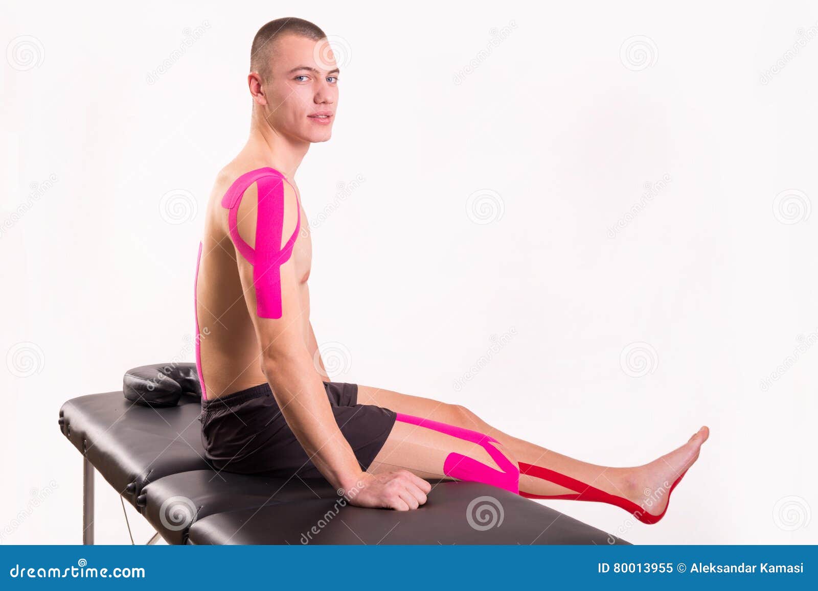 Kinesio taping stock image. Image of practitioner, tape - 80013955