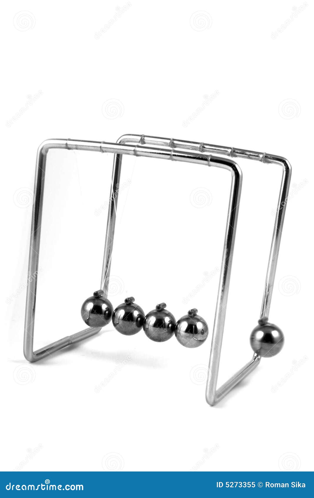 Kinetic pendulum stock image. Image of spheres, swinging - 5273355