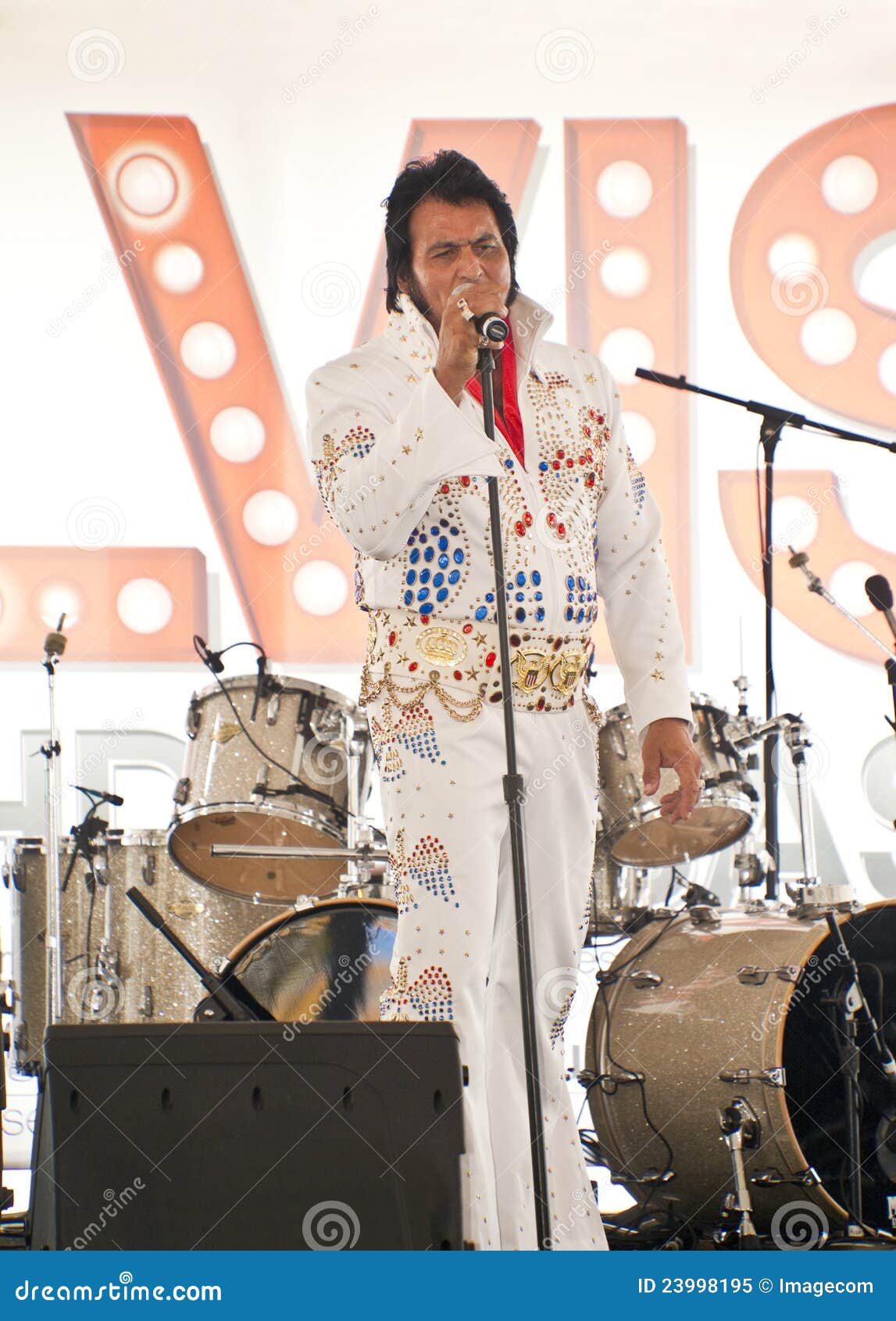 The King is Back editorial image. Image of icon, clone - 23998195