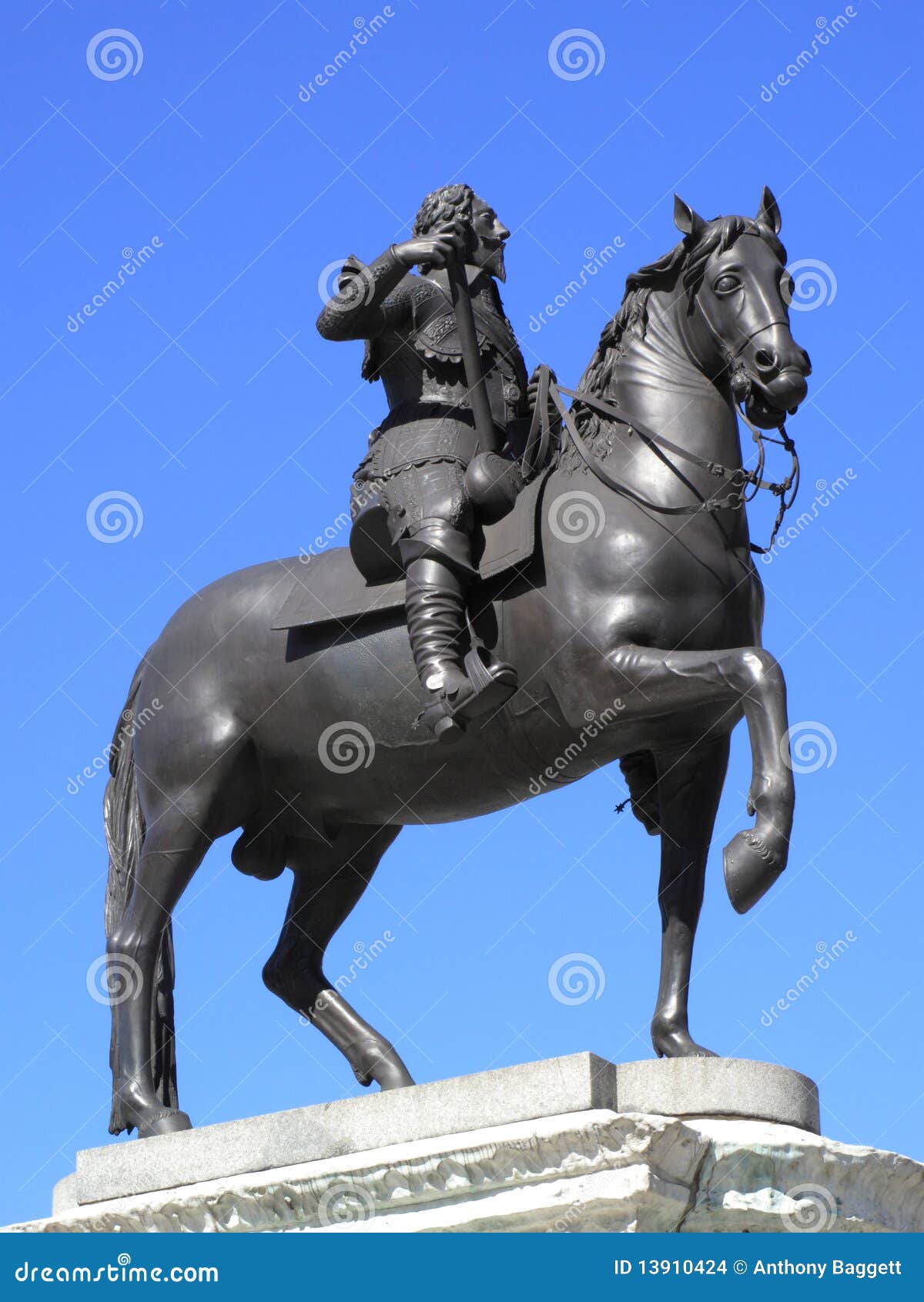 Equestrian Statue Editorial Photo | CartoonDealer.com #83842587