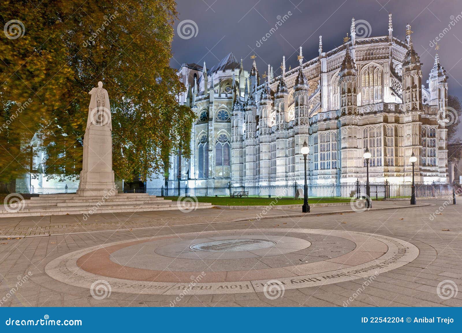 King George V Statue at London, England Stock Photo - Image of britain ...