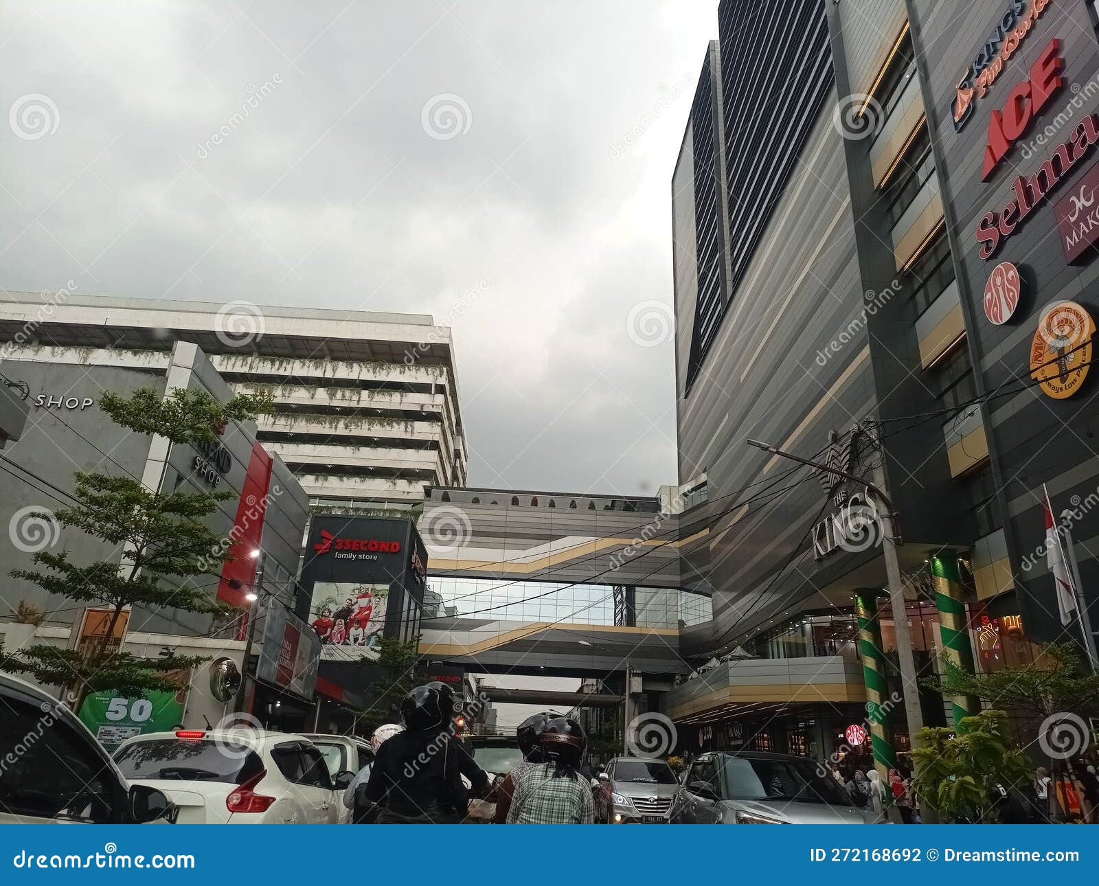 King& X27;s Mall Bandung Editorial Photography - Image of neighbourhood ...