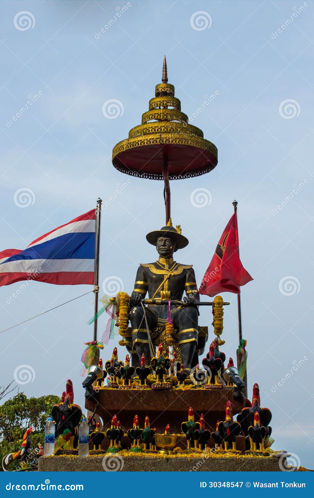 King Taksin of monument editorial photography. Image of holy - 30348547