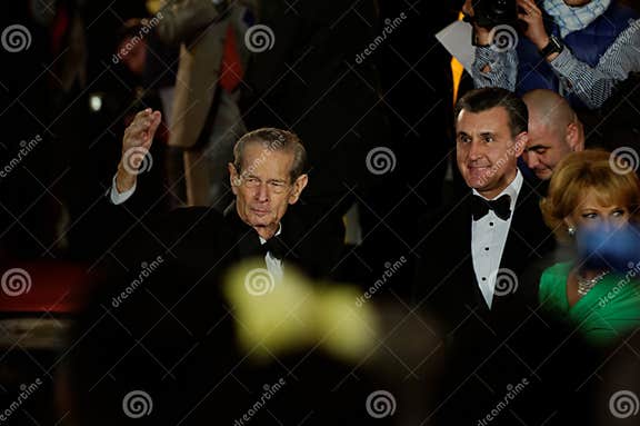 The King Waving To the Crowd Editorial Photo - Image of people ...