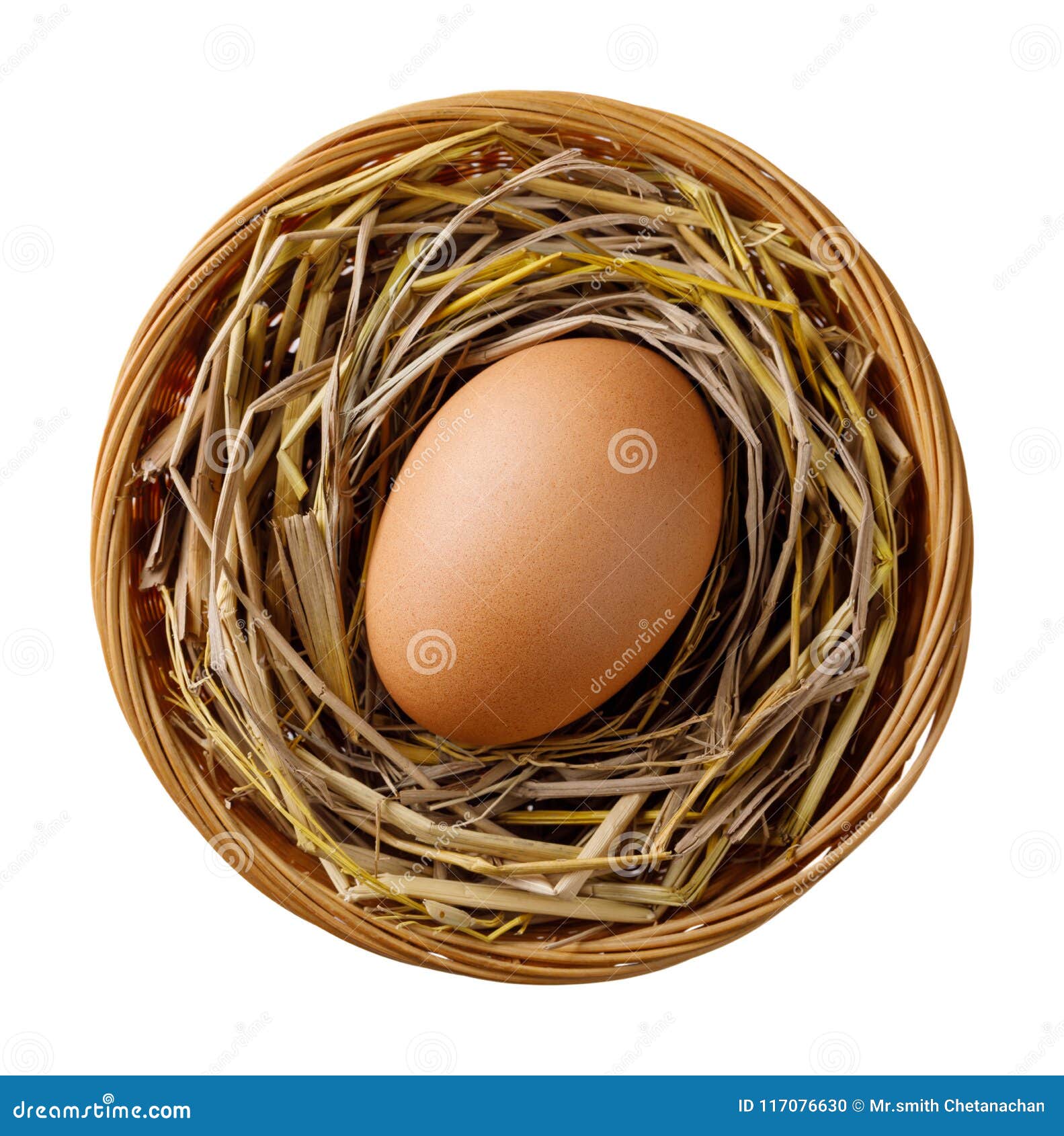 Kip of Kippenei Op Stro in Rieten Mand Stock Foto - Image of landbouw ...