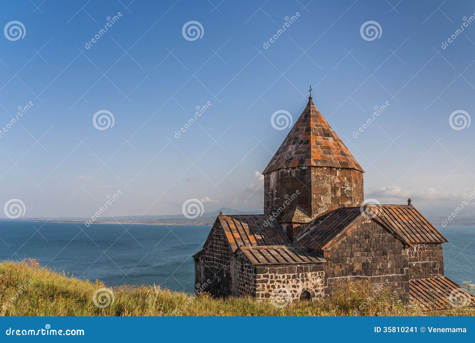 Kirche Und Sevan See in Armenien Stockbild - Bild von reise, berg: 35810241
