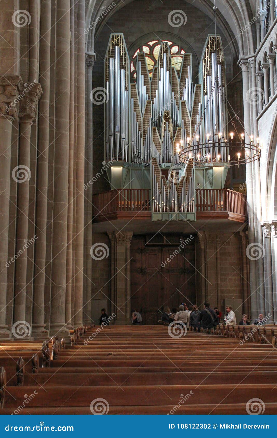 Kirchenorgel Der Kathedrale Von St Peter in Genf Redaktionelles ...