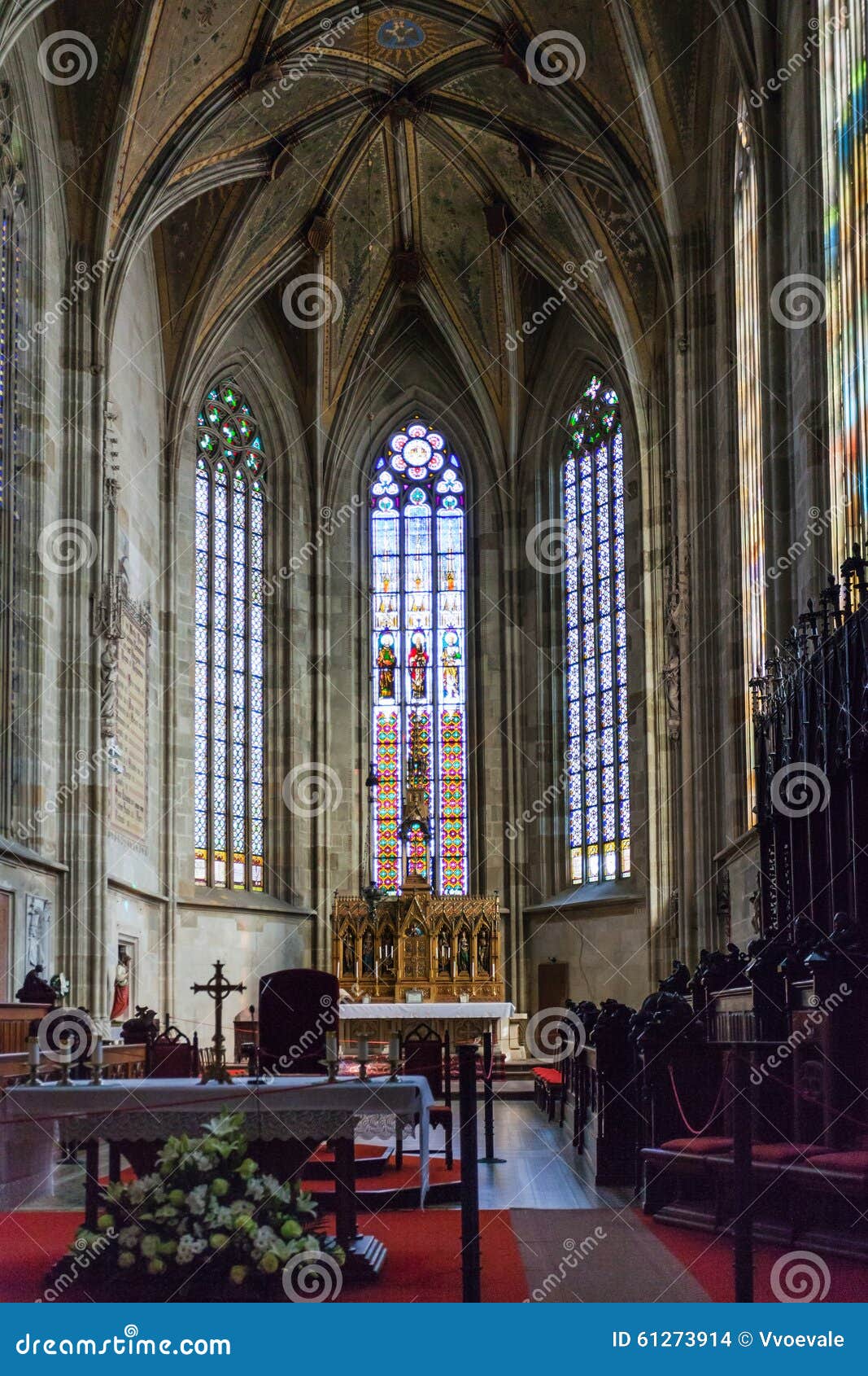 Kirchenschiff Und Altar in St Martin Kathedrale Redaktionelles ...