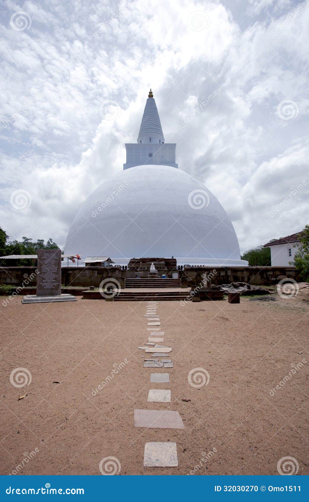 Kiri Wehera Dagabo stock photo. Image of architecture - 32030270