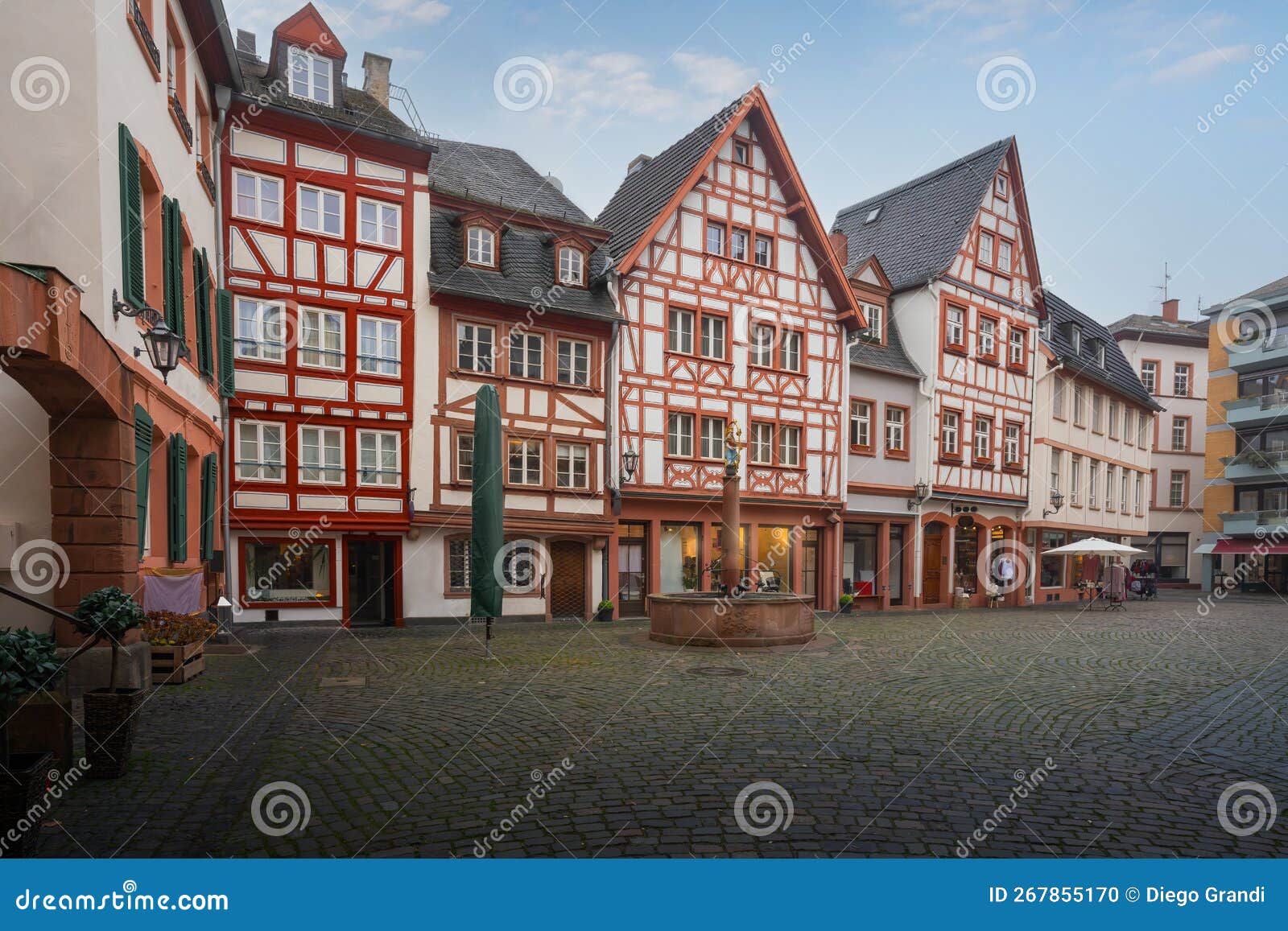Kirschgarten Square with Half-timbered Buildings - Mainz, Germany Stock ...