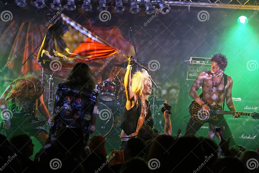 KISSIN DYNAMITE editorial photo. Image of rock, music - 22011391