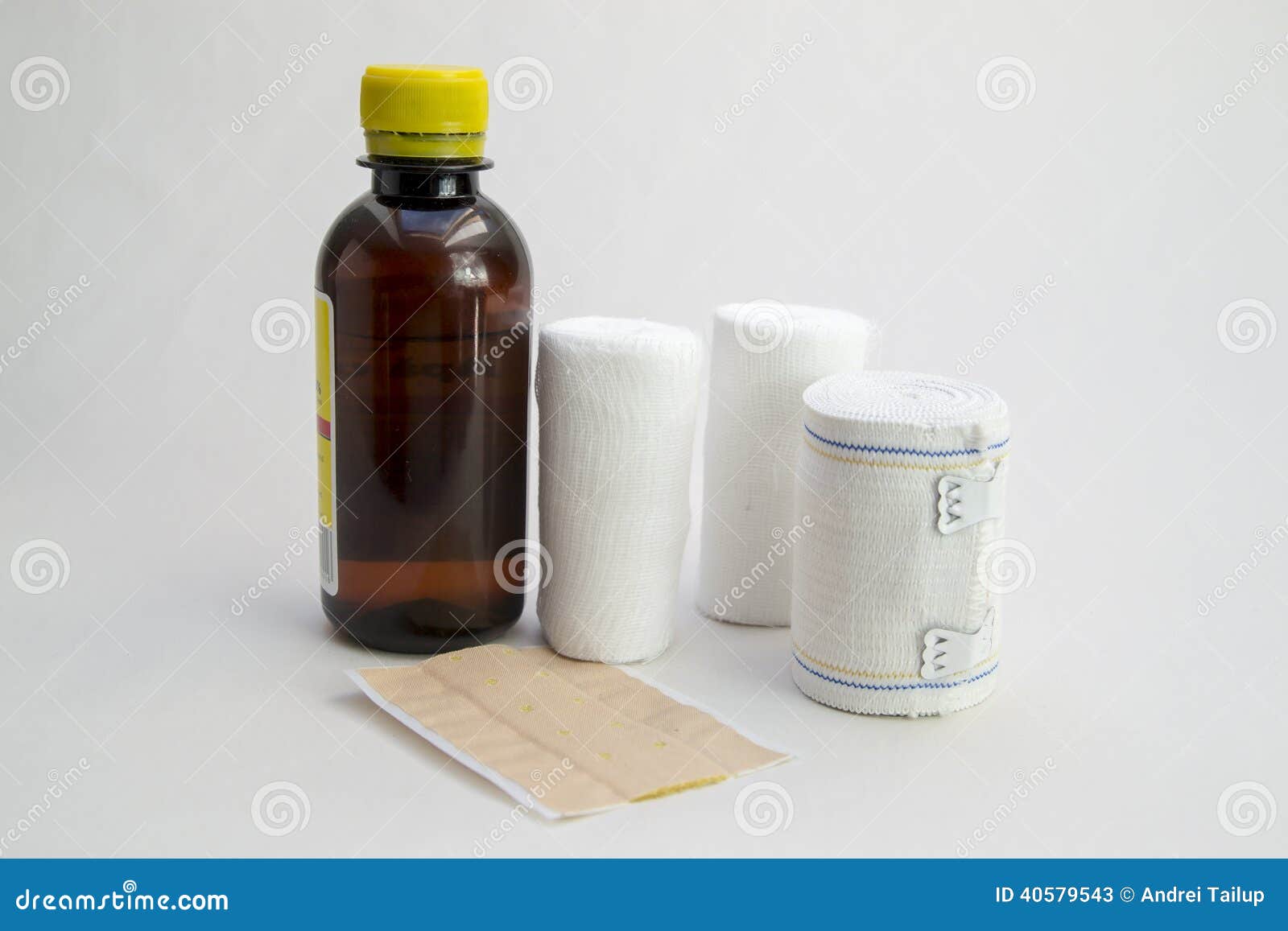 Kit De Premiers Secours De Bandage Image stock - Image du médical ...