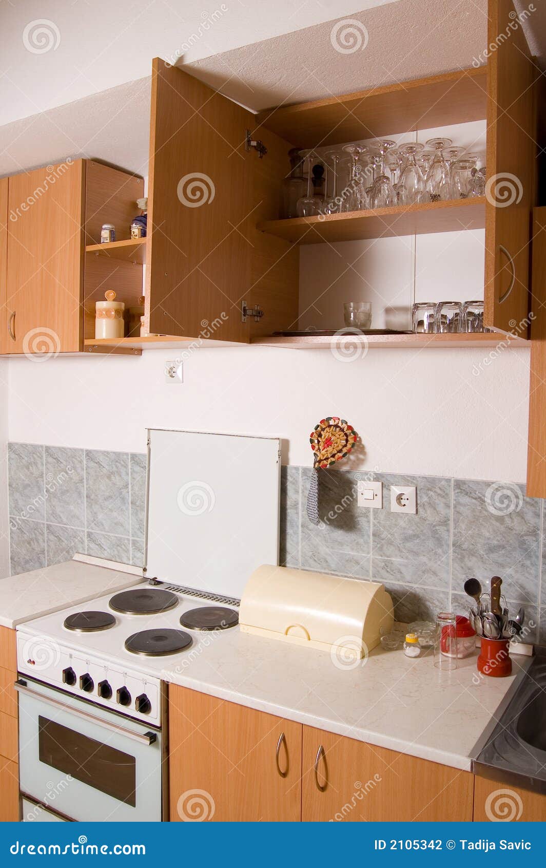 Kitchen stock photo. Image of elegance, metal, house, scullion - 2105342